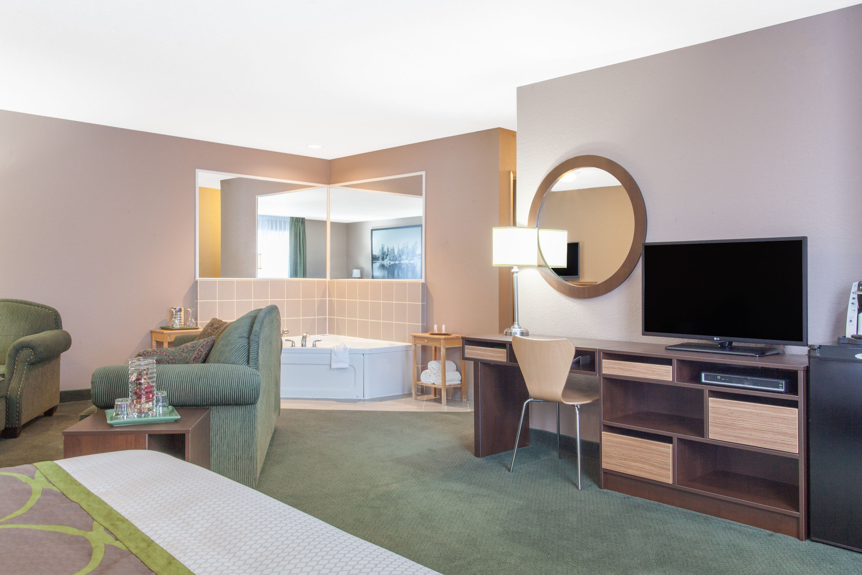 Super 8 by Wyndham Kenora | Kenora, ON Hotels