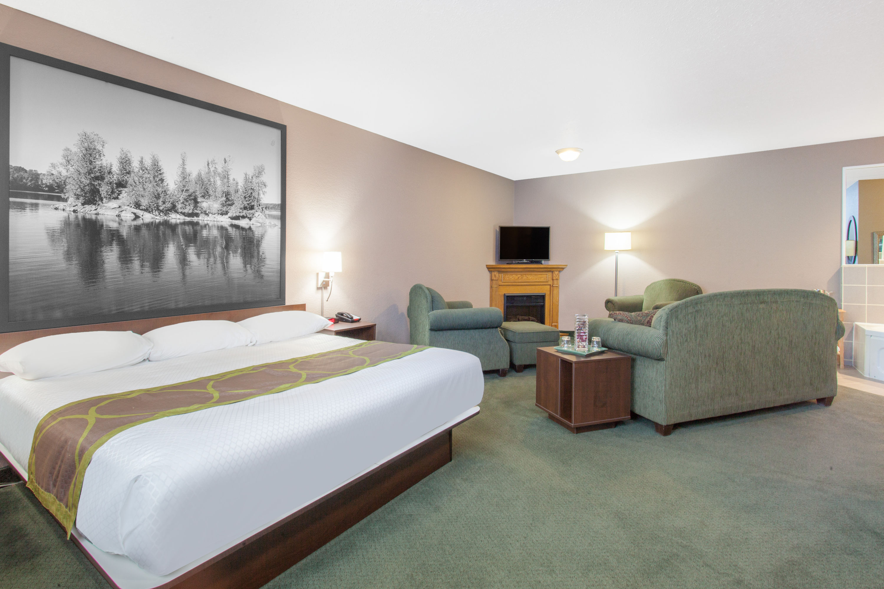 Super 8 by Wyndham Kenora | Kenora, ON Hotels