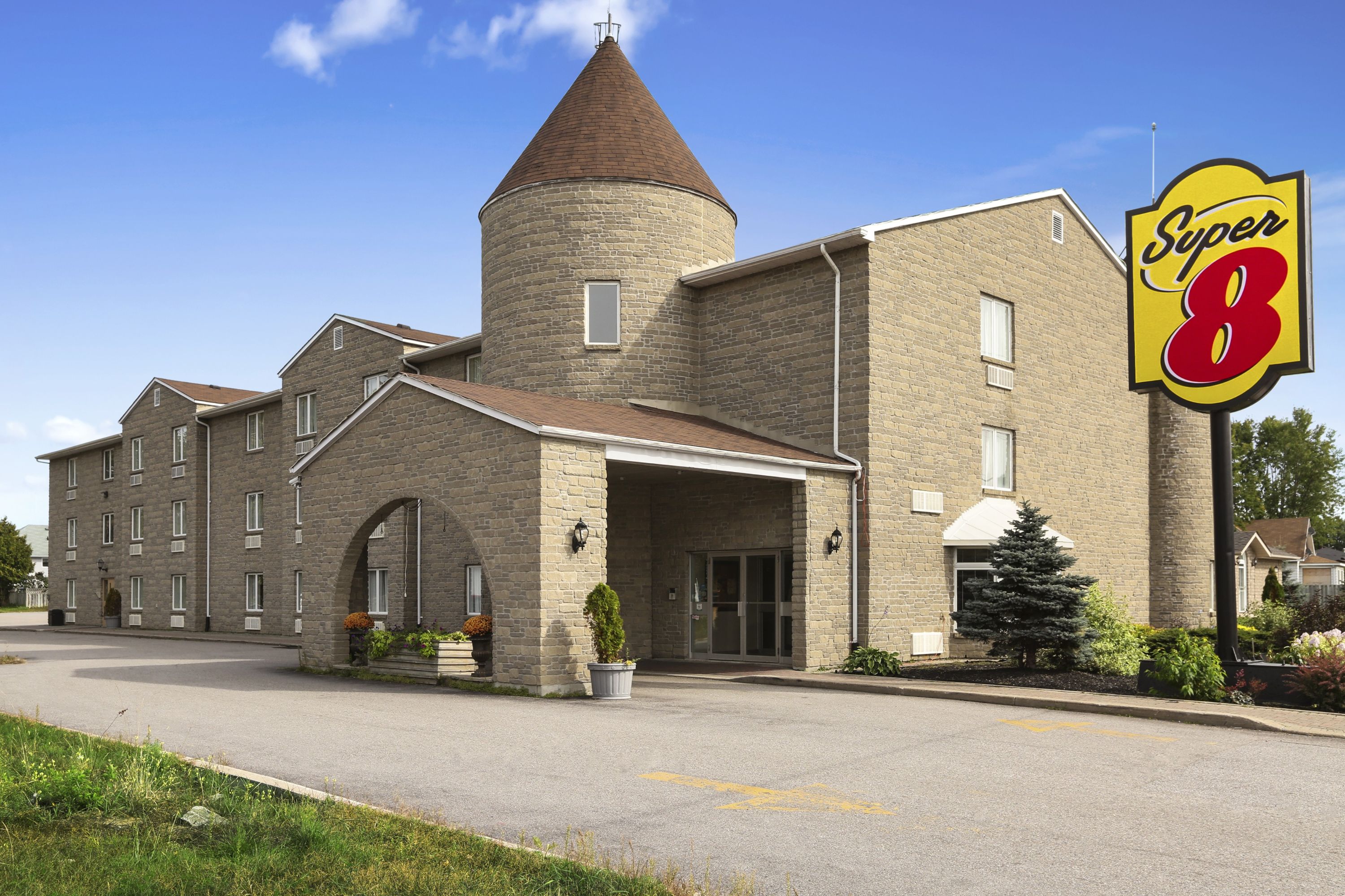 Super 8 by Wyndham North Bay | North Bay, ON Hotels