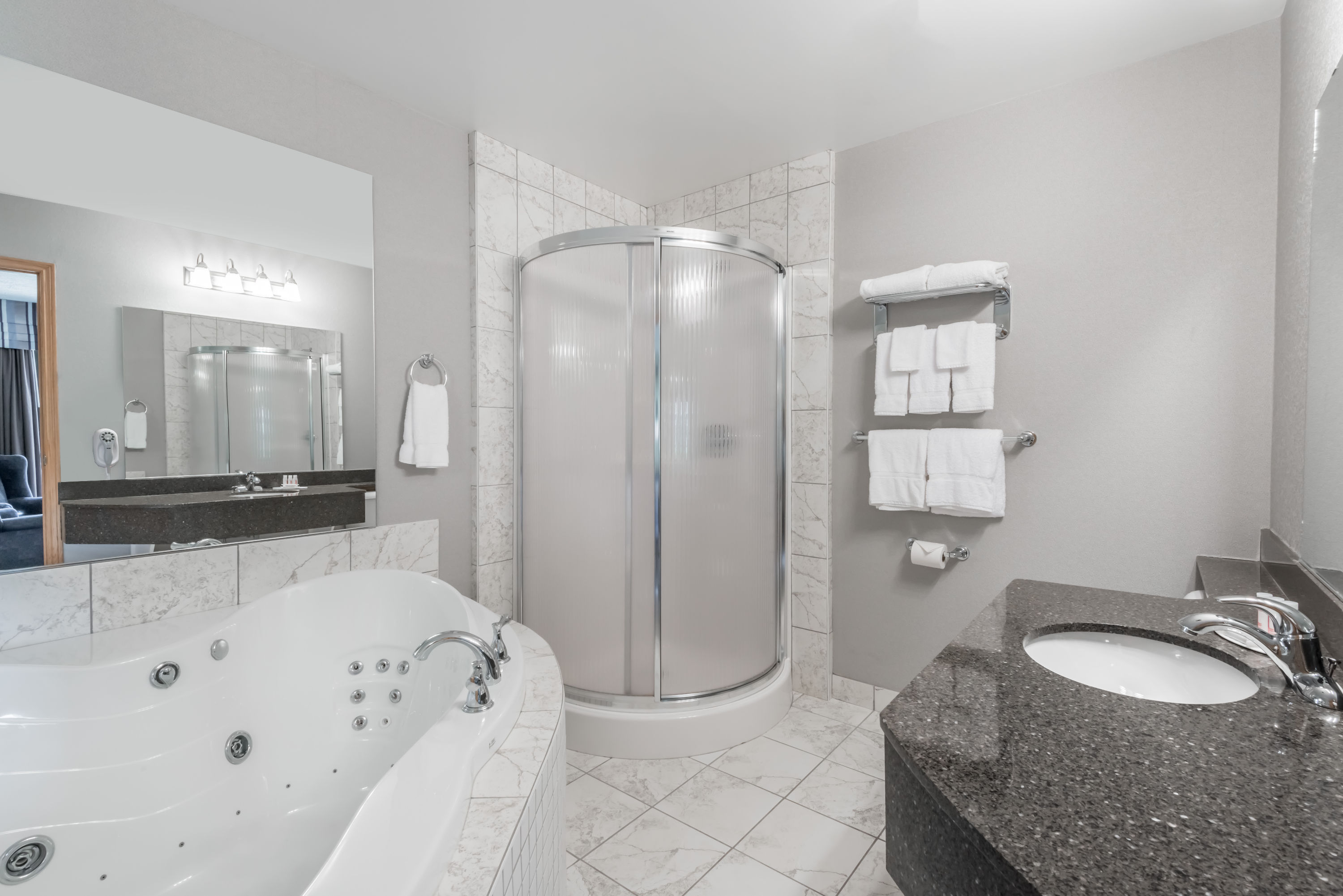 Super 8 by Wyndham Port Elgin | Port Elgin, ON Hotels