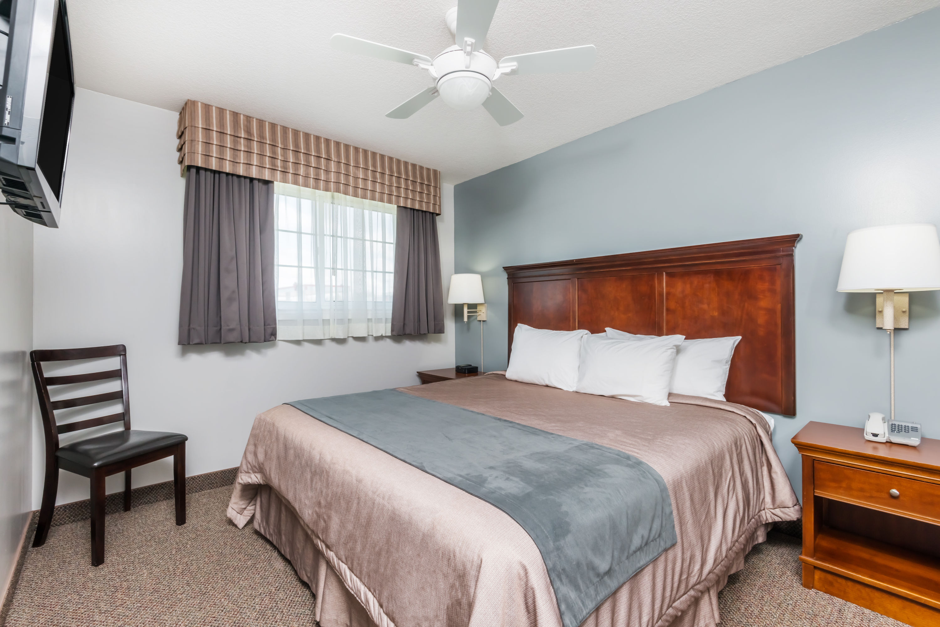 Super 8 by Wyndham Port Elgin | Port Elgin, ON Hotels