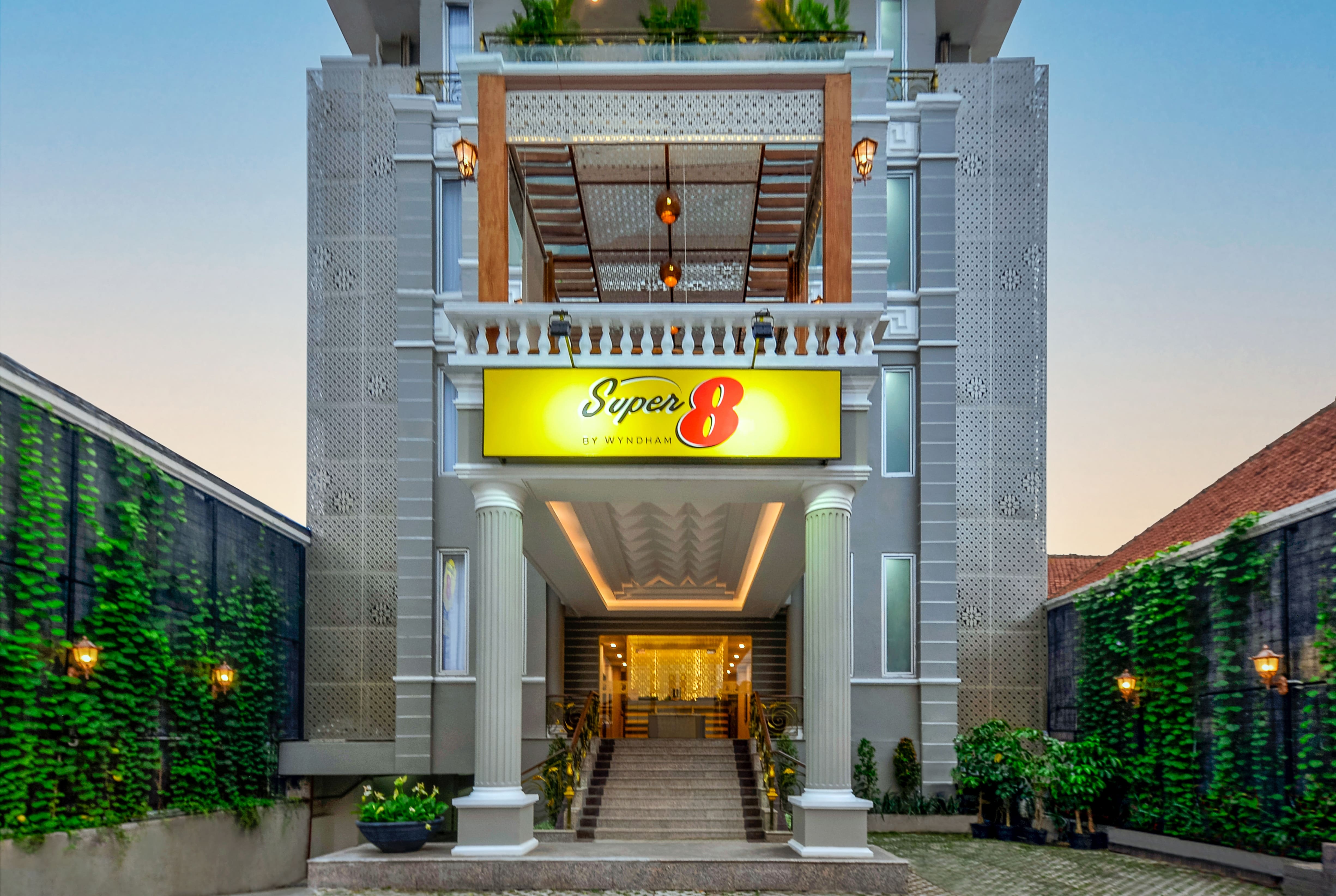 Super 8 by Wyndham Solo Indonesia | Surakarta, ID Hotels
