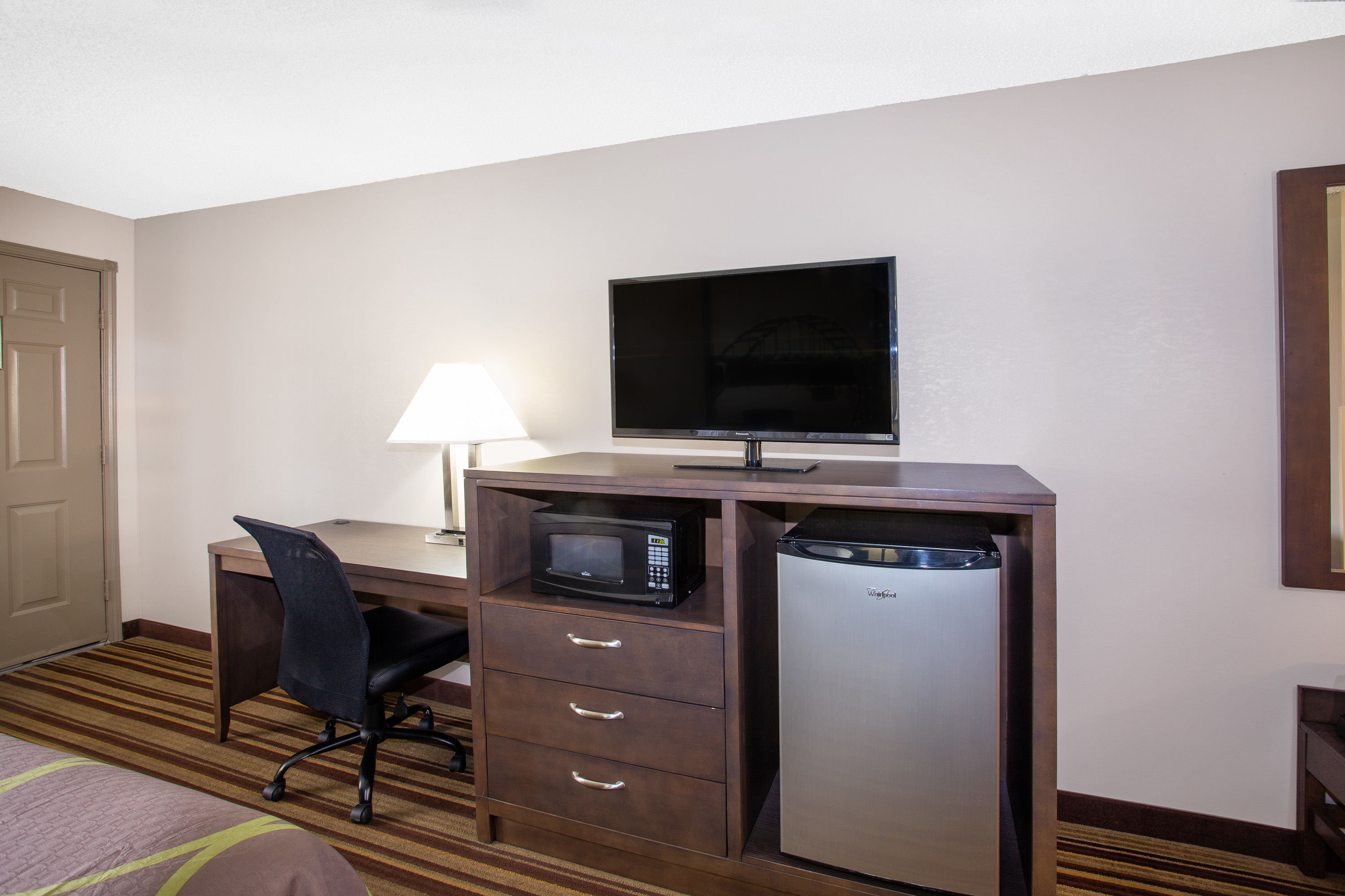 Super 8 by Wyndham Springdale AR | Springdale, AR Hotels