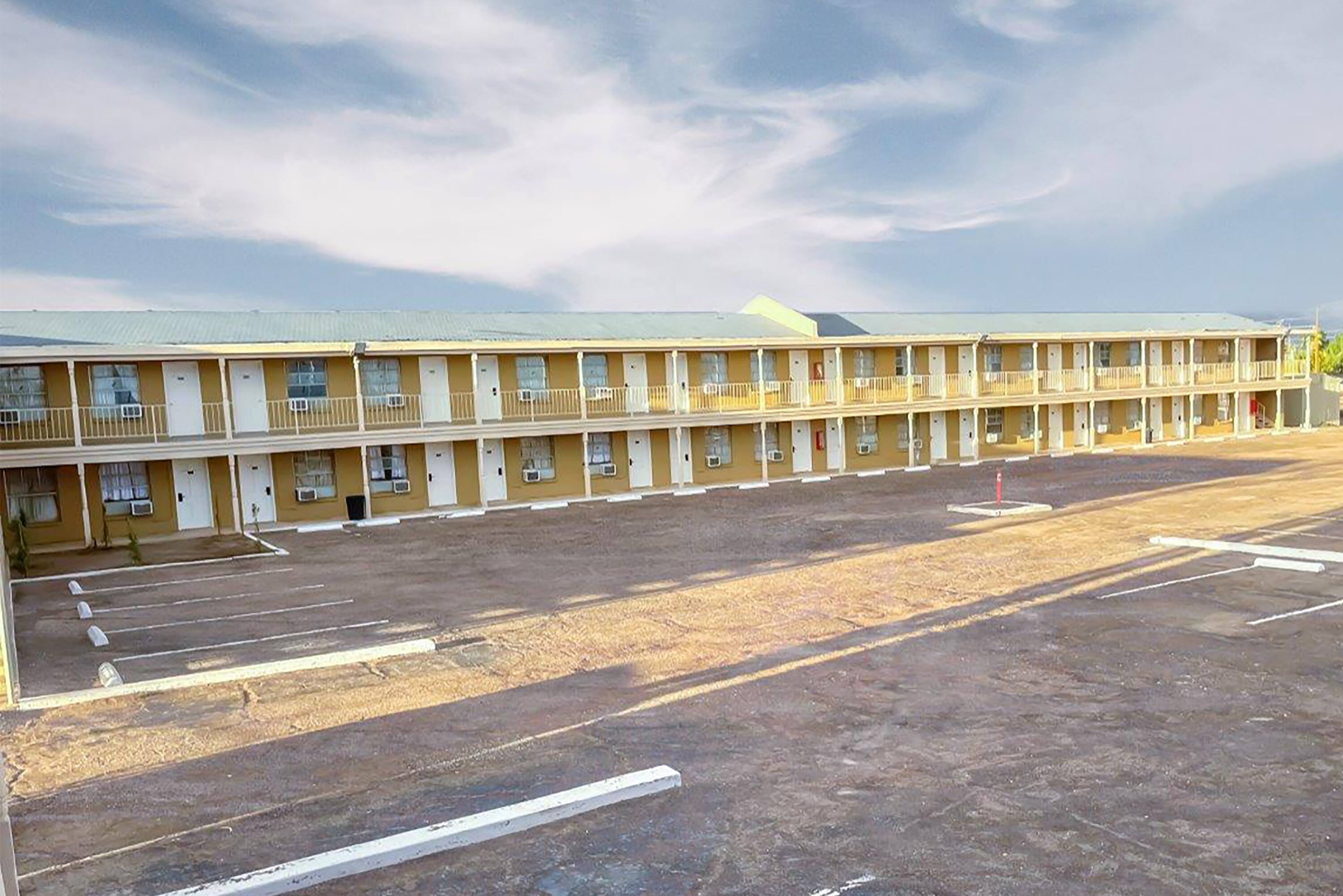 Super 8 by Wyndham Blythe | Blythe, CA Hotels