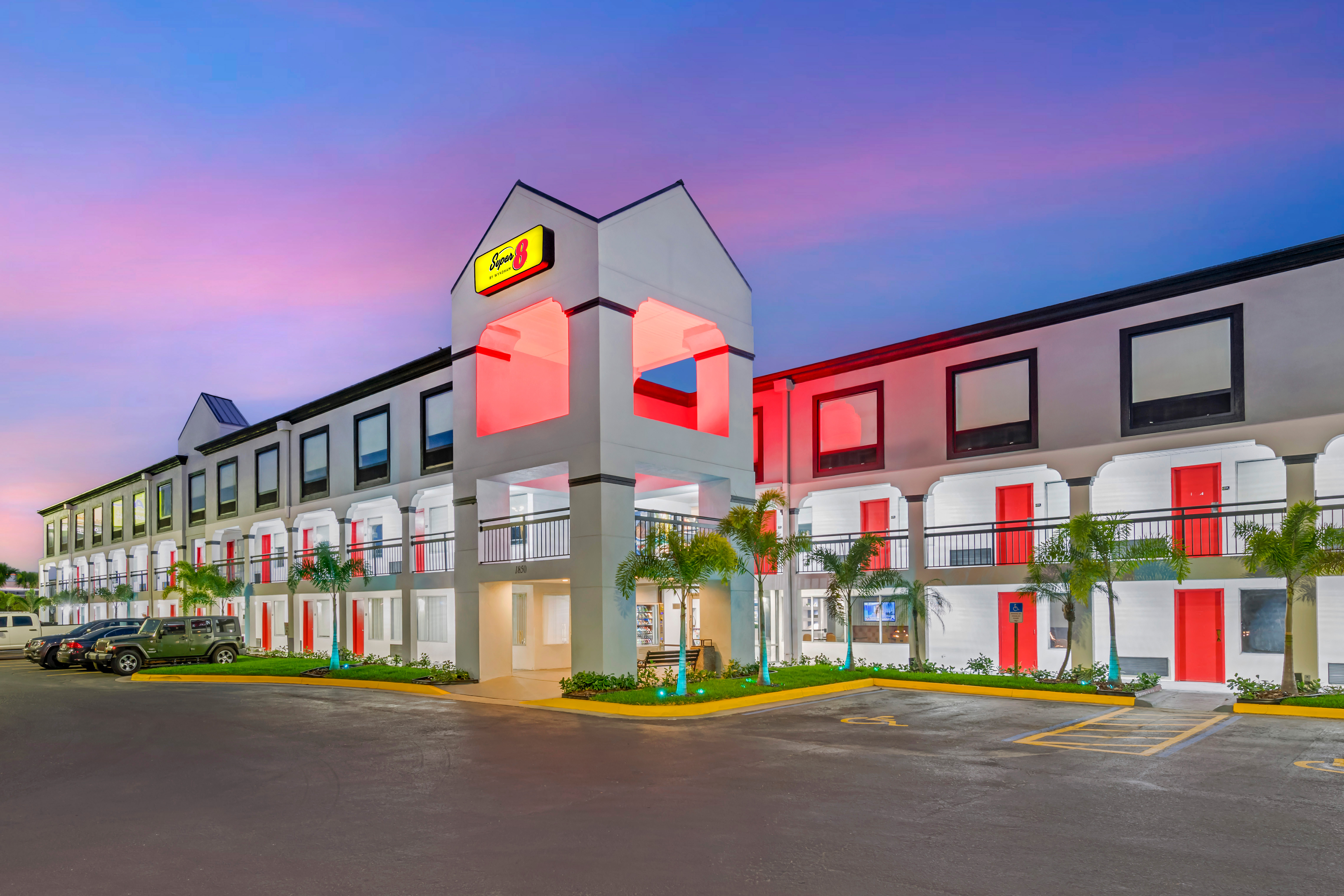 Super 8 by Wyndham Orlando Near Florida Mall | Orlando, FL Hotels