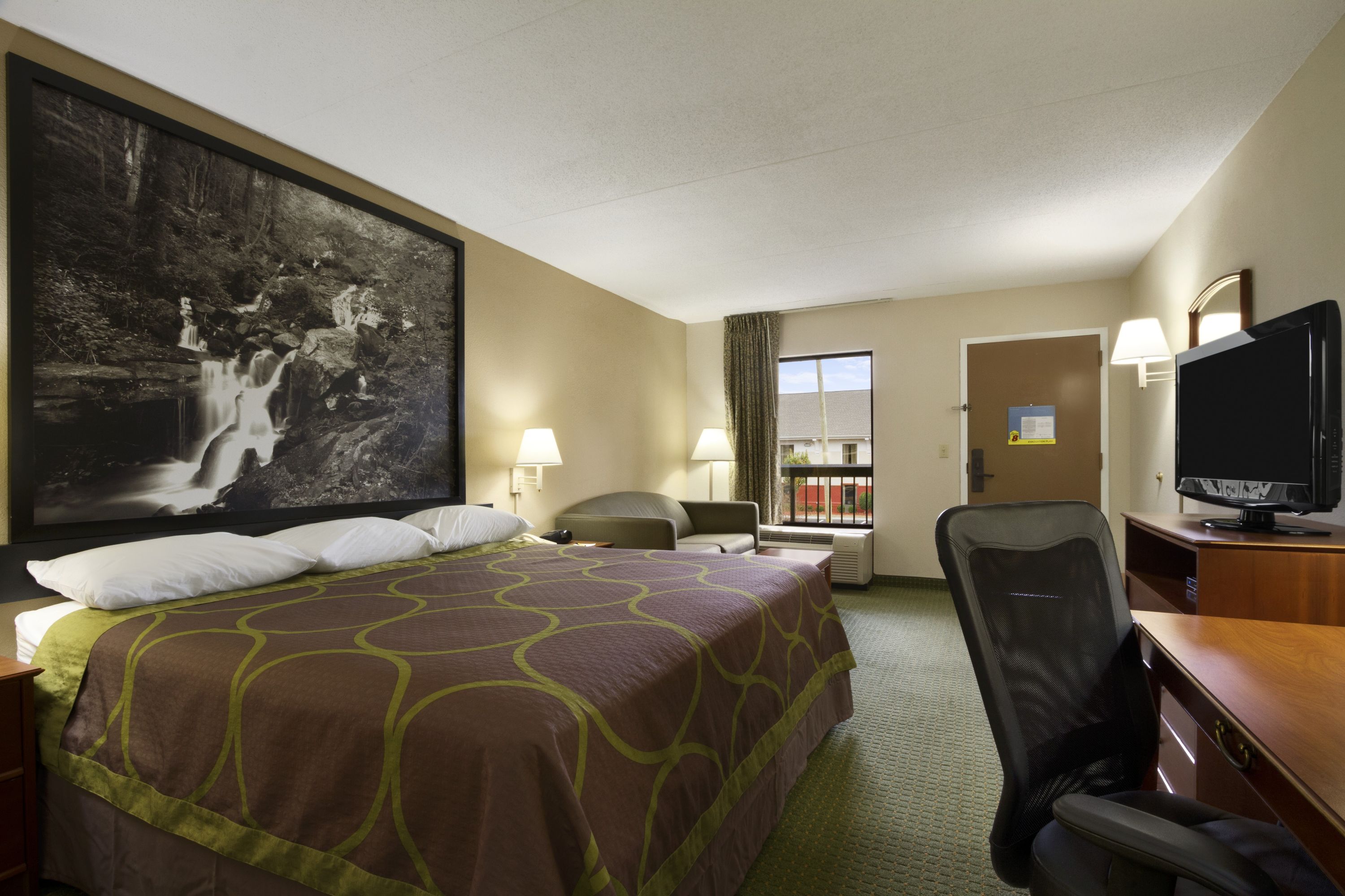 Super 8 by Wyndham Calhoun | Calhoun, GA Hotels