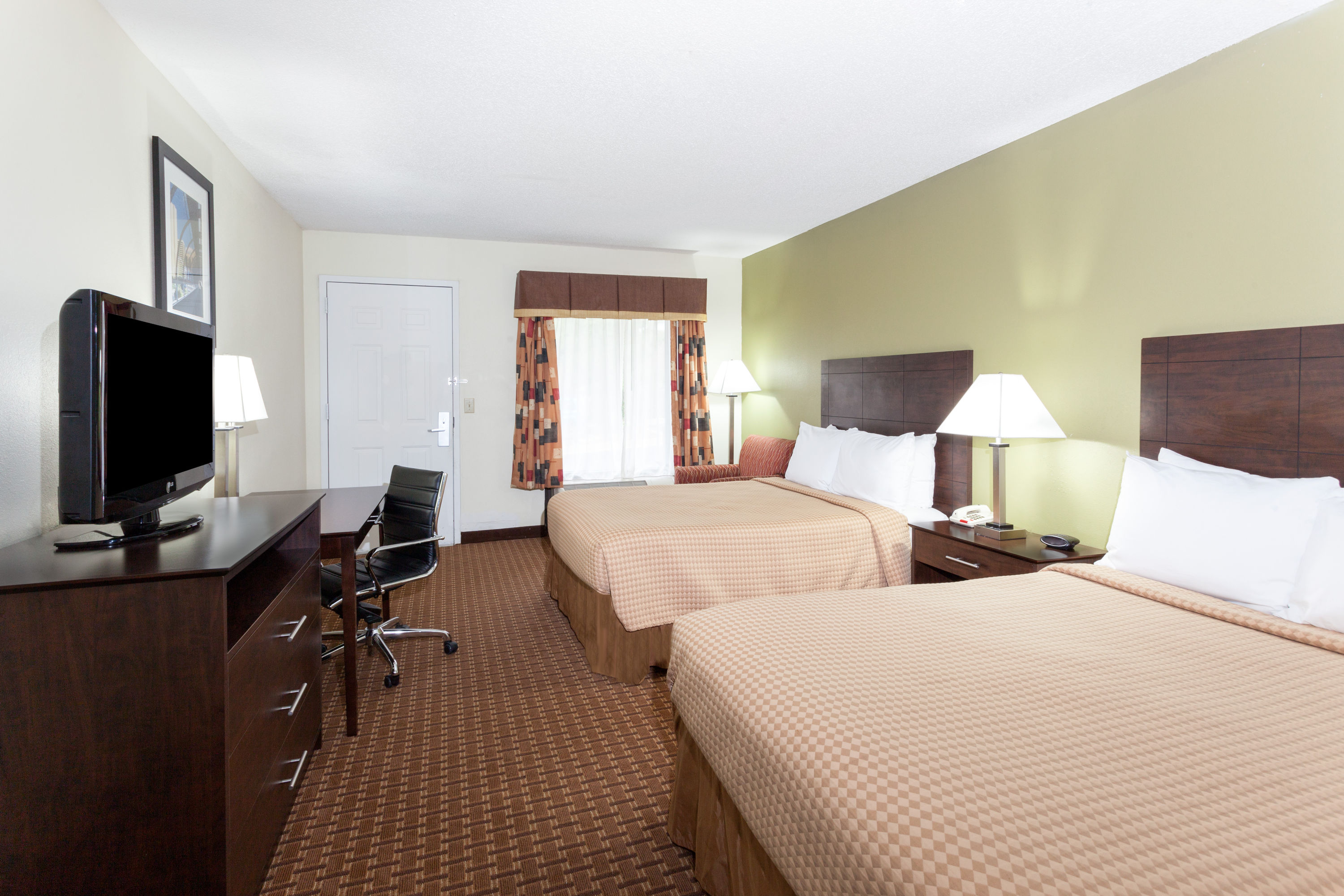 Super 8 by Wyndham Decatur/Dntn/Atlanta Area | Decatur, GA Hotels