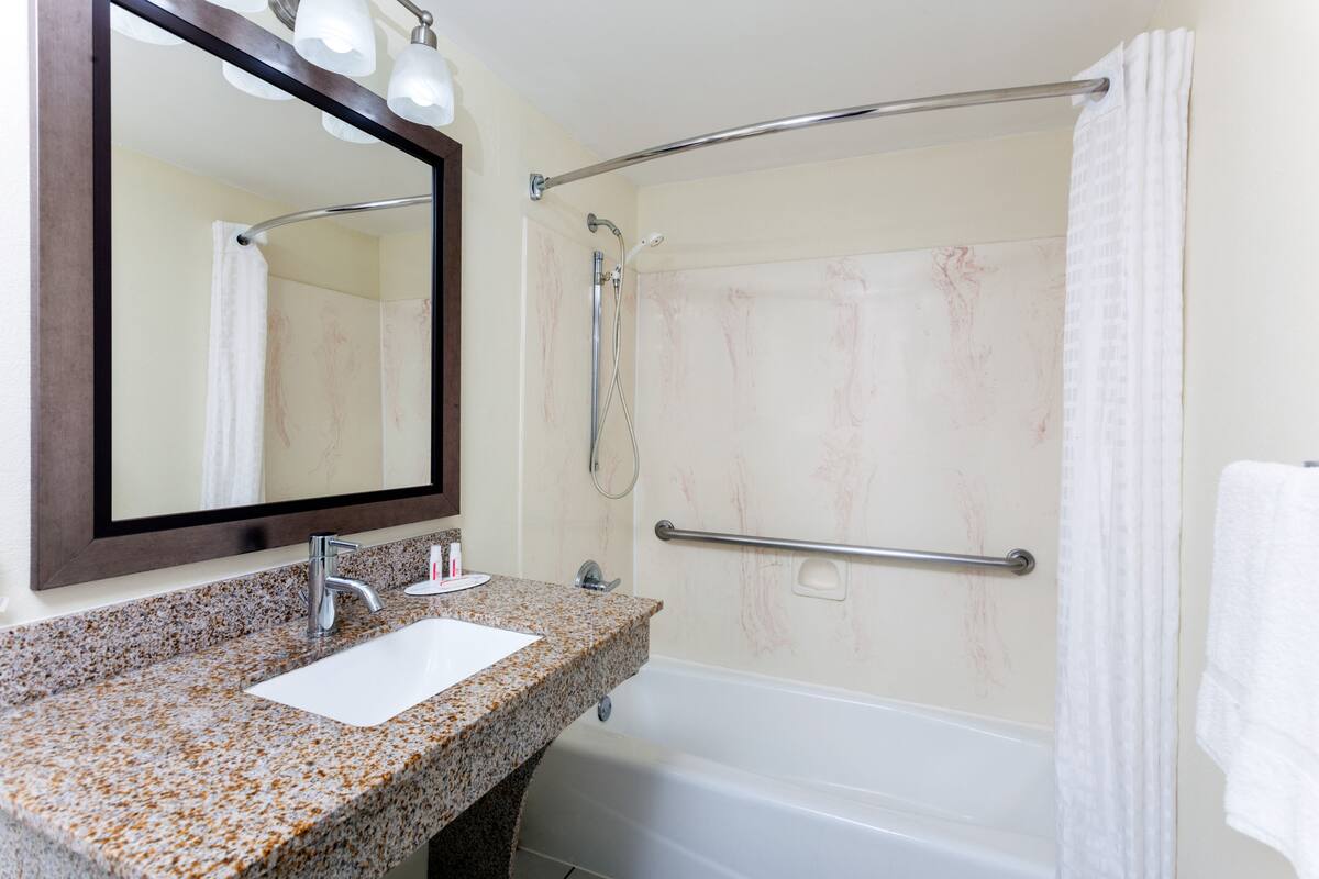 Super 8 by Wyndham Decatur/Dntn/Atlanta Area | Decatur, GA Hotels Super 8 by Wyndham Decatur/Dntn/Atlanta Area | Decatur, GA Hotels
