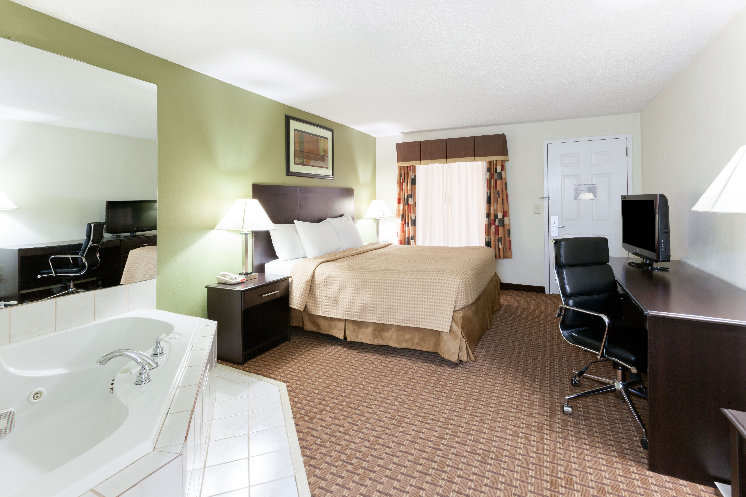 Super 8 by Wyndham Decatur/Dntn/Atlanta Area | Decatur, GA Hotels