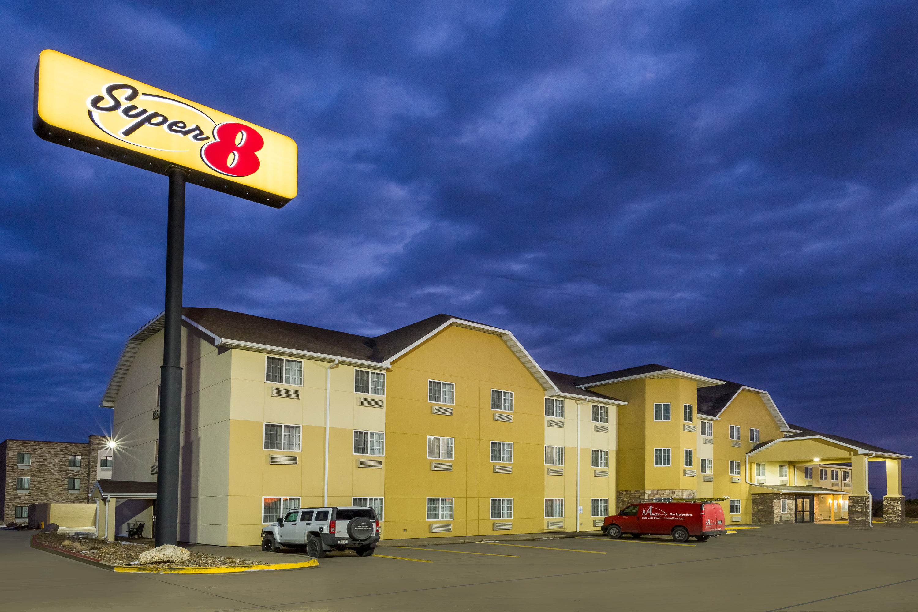 Super 8 by Wyndham Altoona | Altoona, IA Hotels