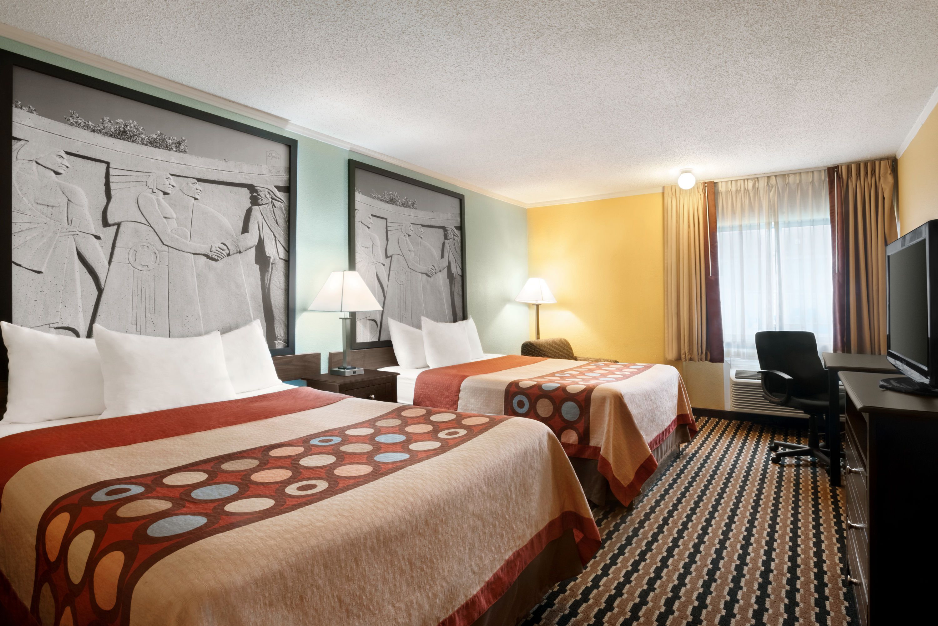 Super 8 by Wyndham Des Moines | Des Moines, IA Hotels