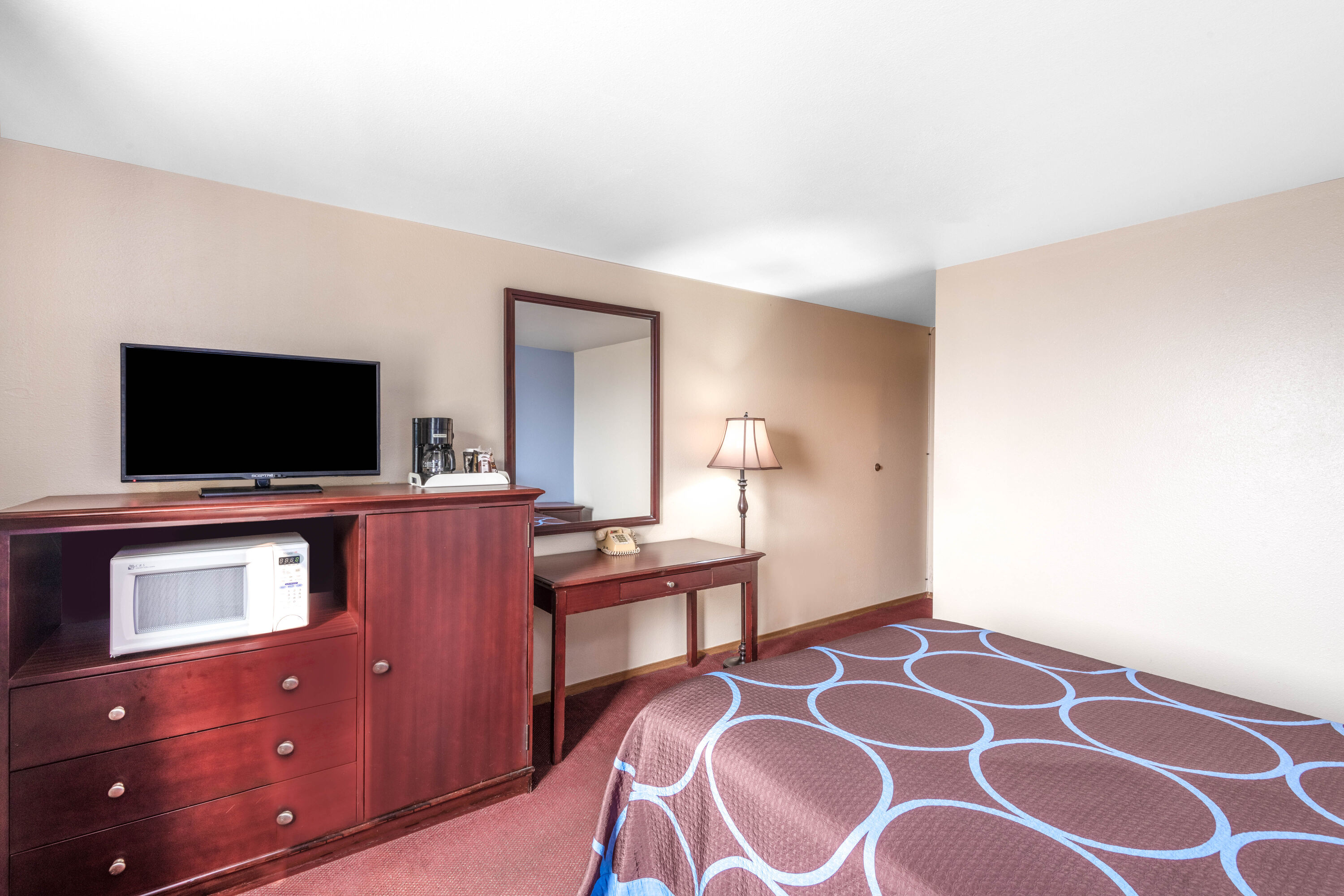 Super 8 by Wyndham Lewiston | Lewiston, ID Hotels