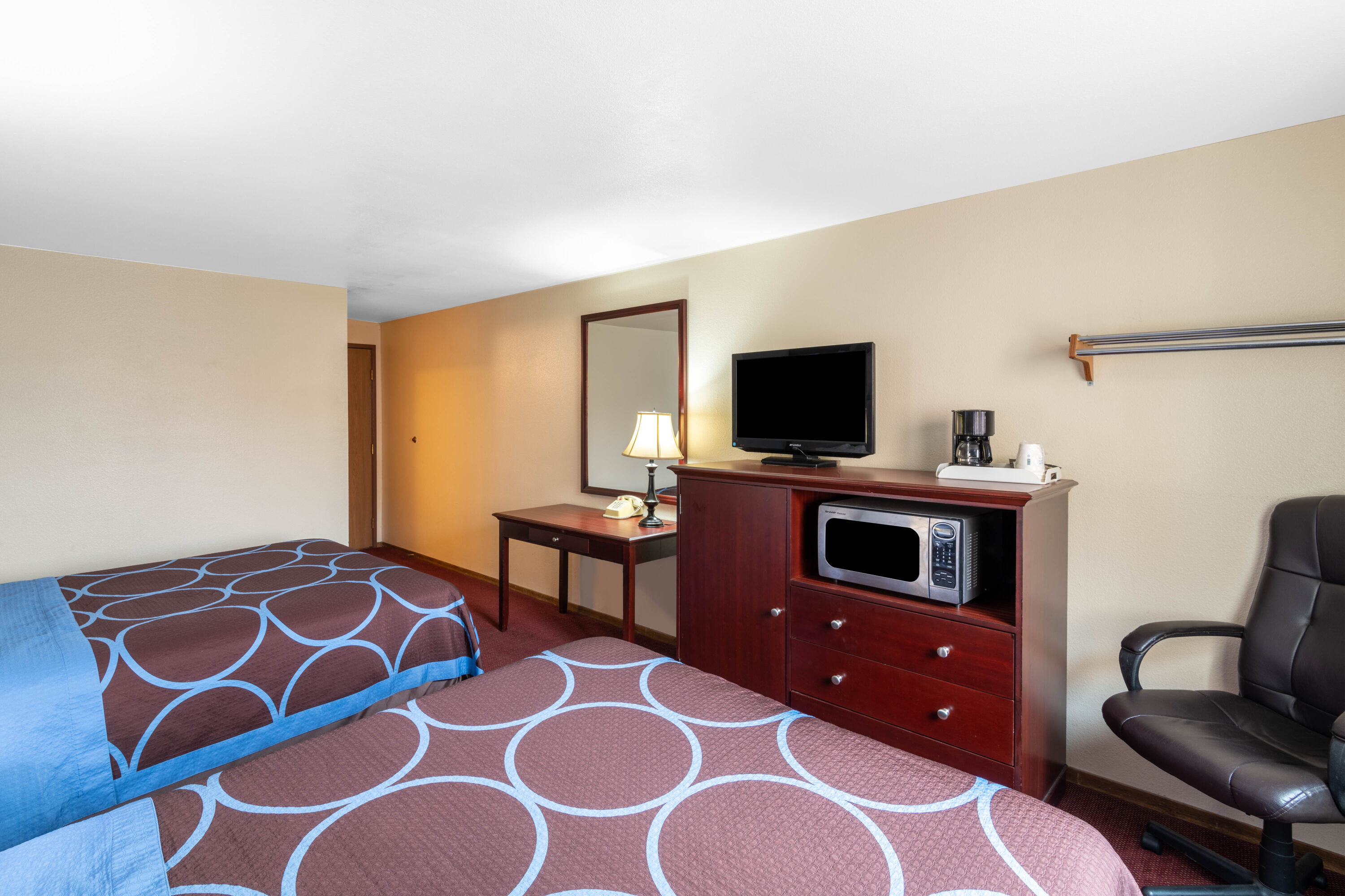 Super 8 by Wyndham Lewiston | Lewiston, ID Hotels