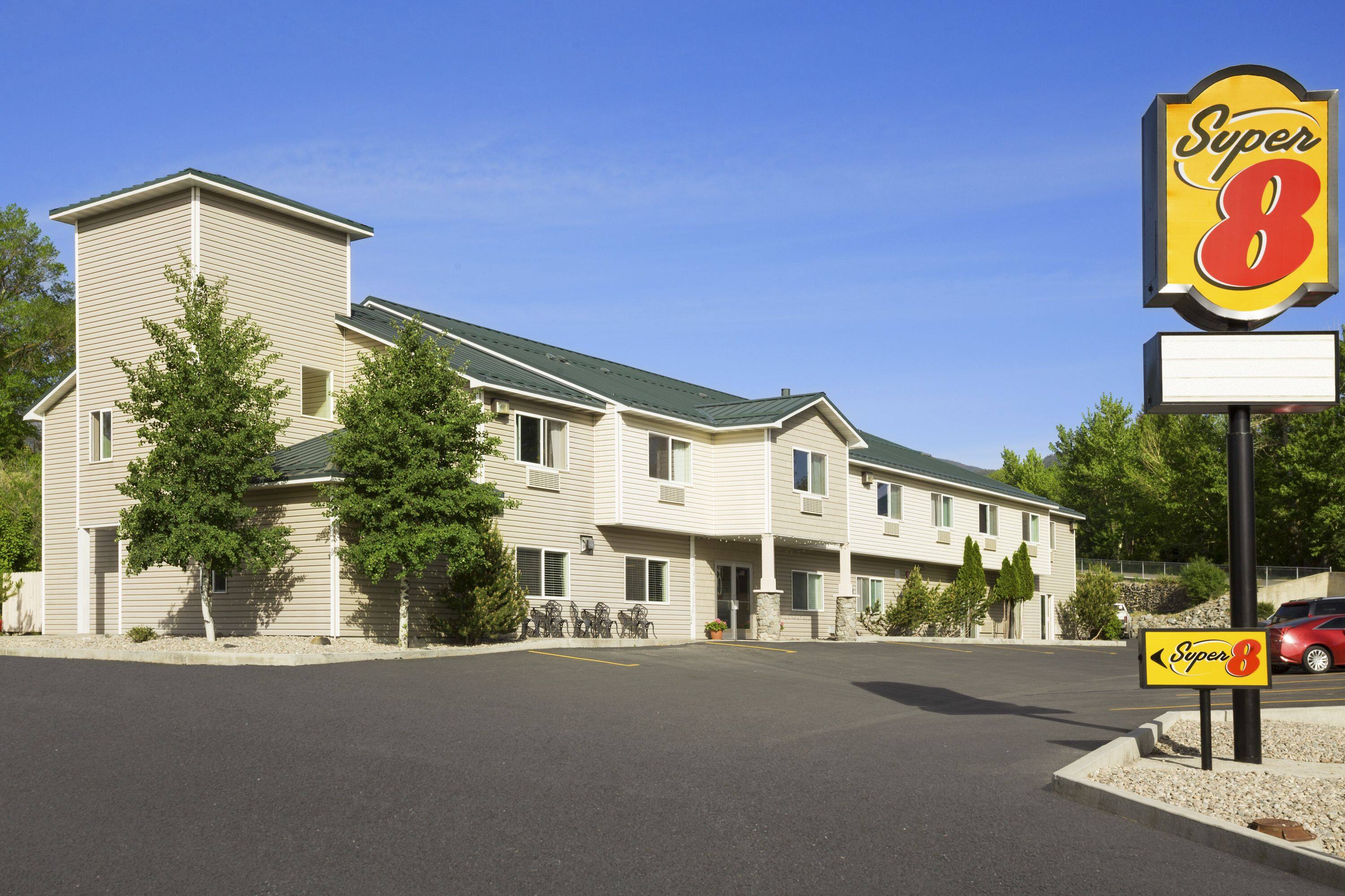 Super 8 by Wyndham Salmon | Salmon, ID Hotels