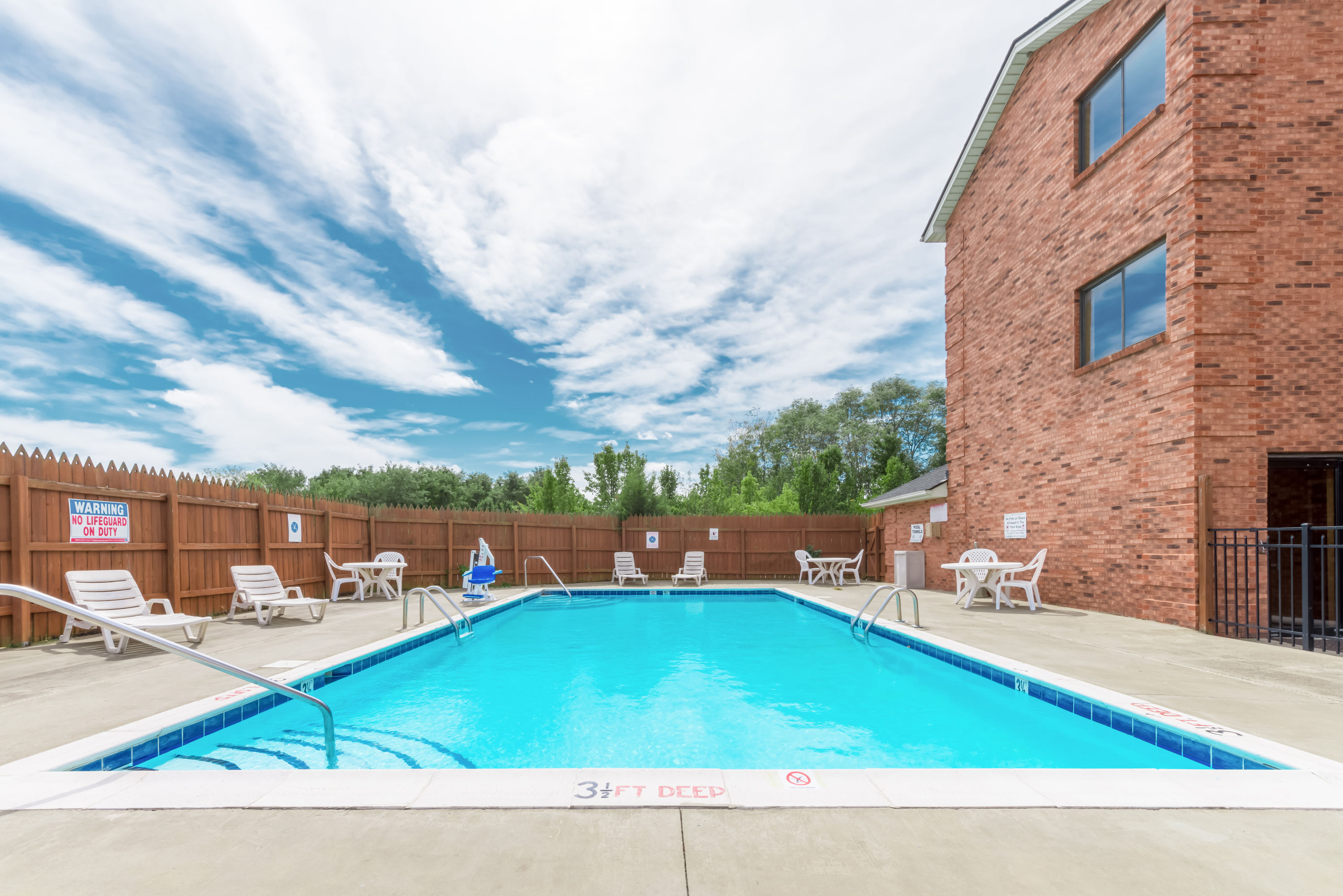 Super 8 by Wyndham Georgetown | Georgetown, KY Hotels