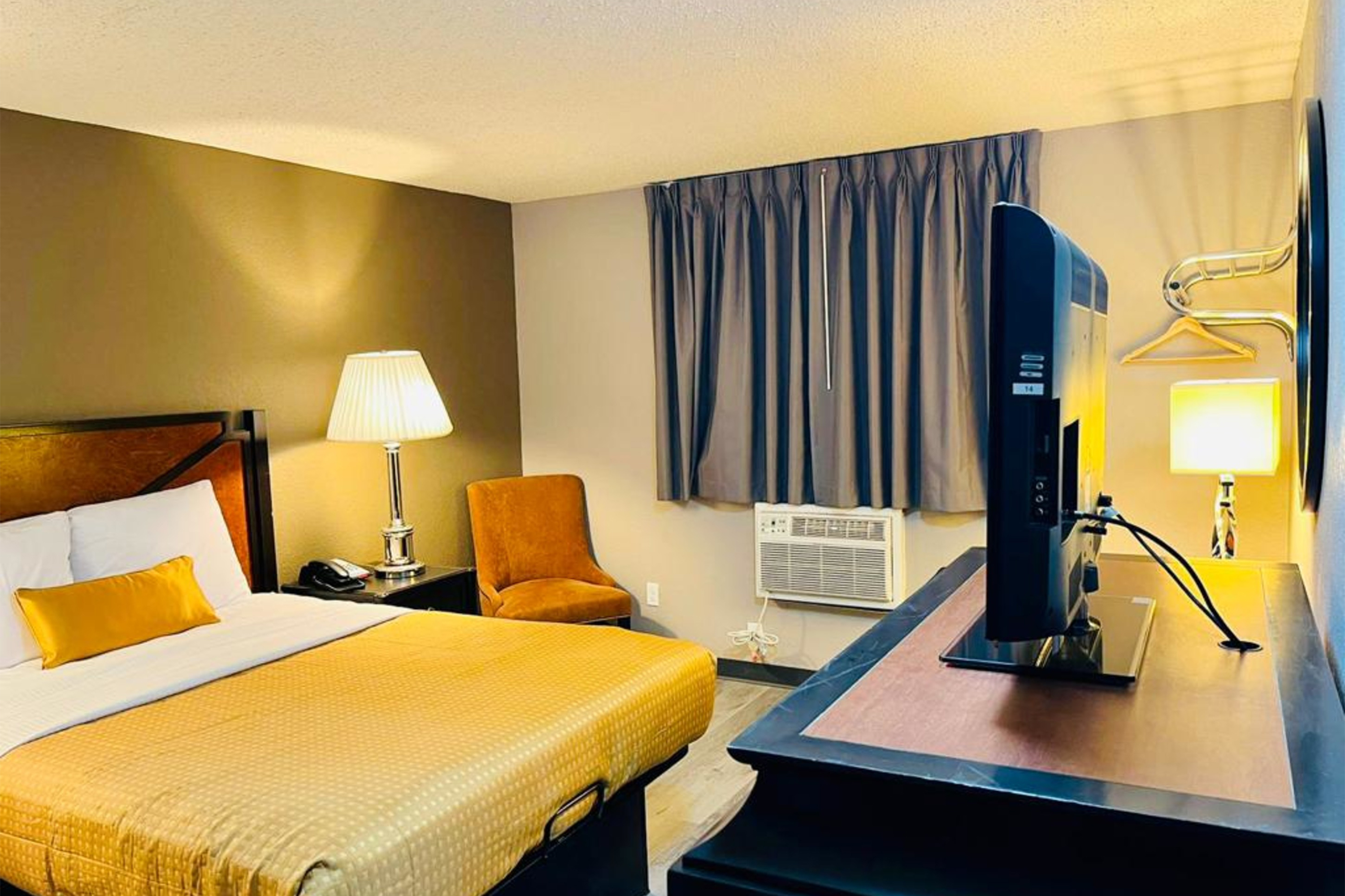 Super 8 by Wyndham Benton Harbor/St. Joseph | Benton Harbor, MI Hotels