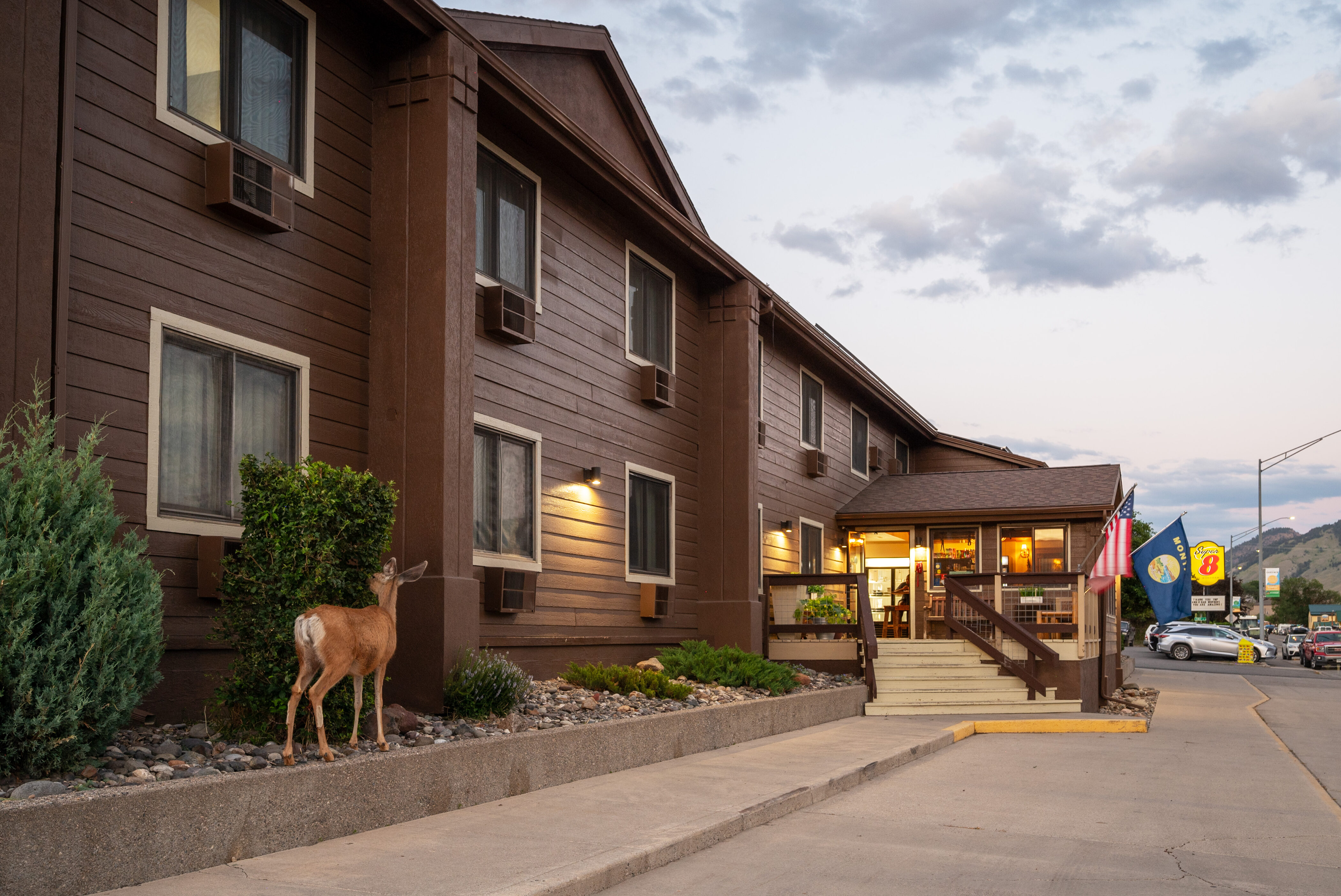 Super 8 by Wyndham Gardiner/Yellowstone Park Area | Gardiner, MT Hotels