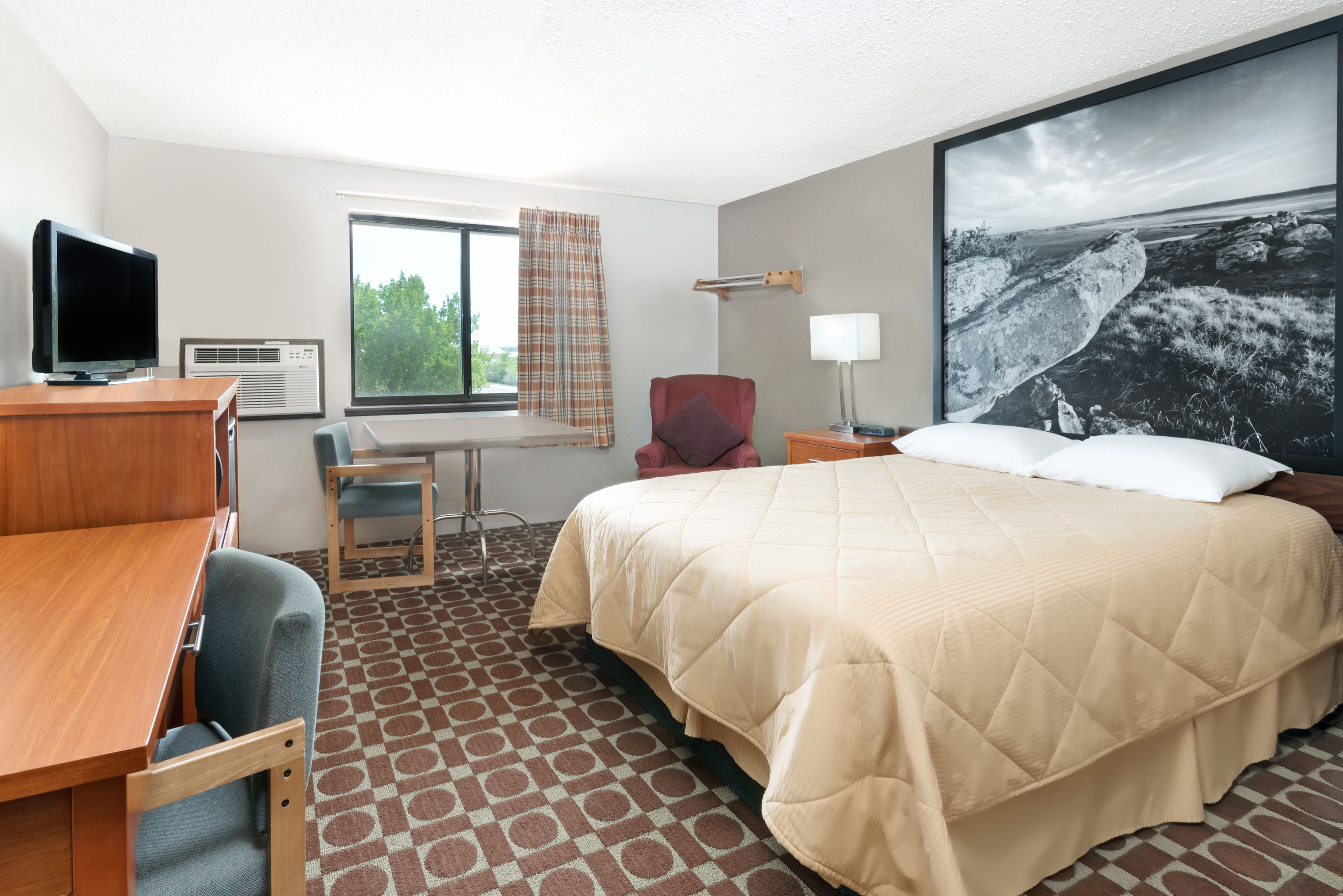 Super 8 by Wyndham Miles City | Miles City, MT Hotels
