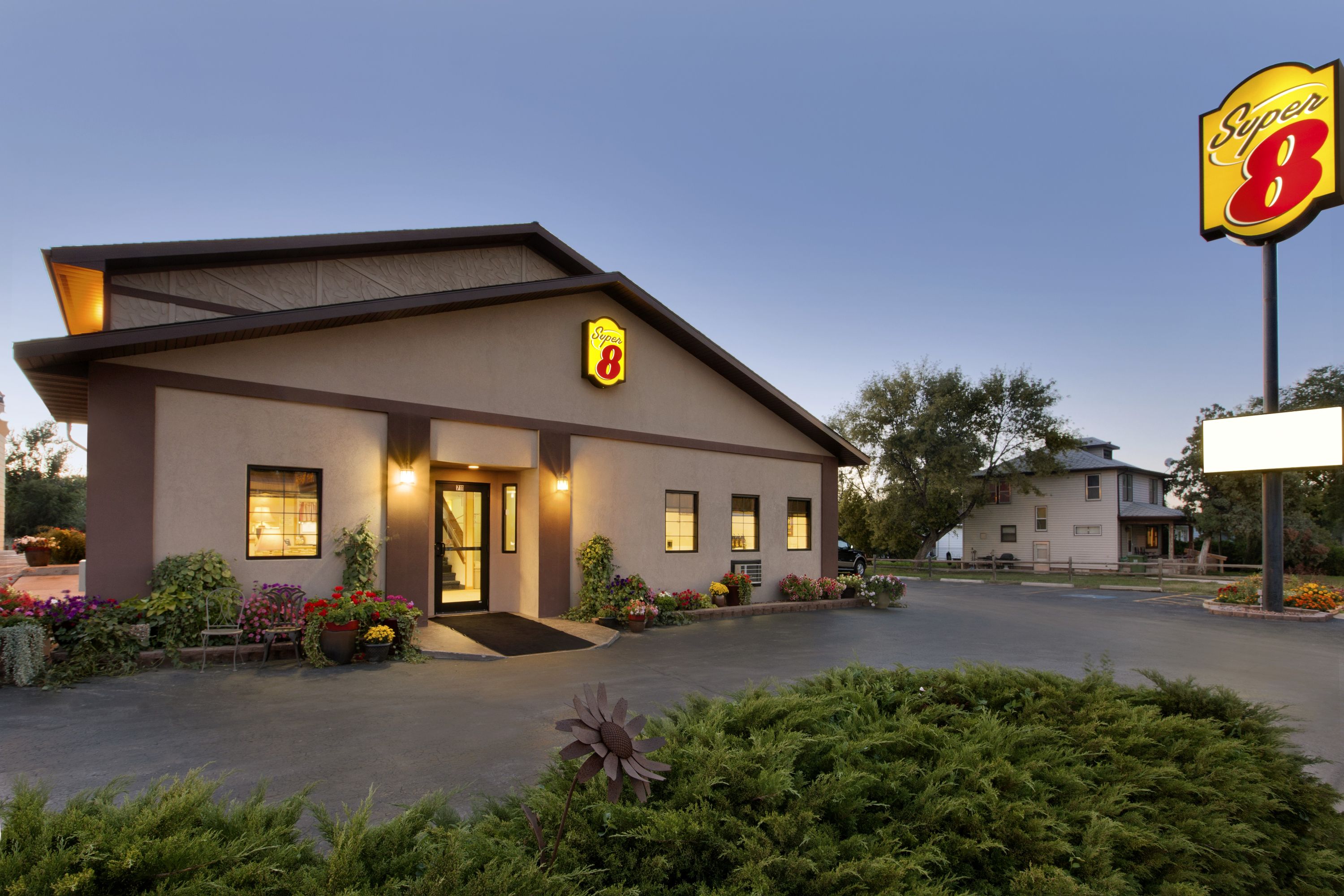 Super 8 by Wyndham Wall | Wall, SD Hotels