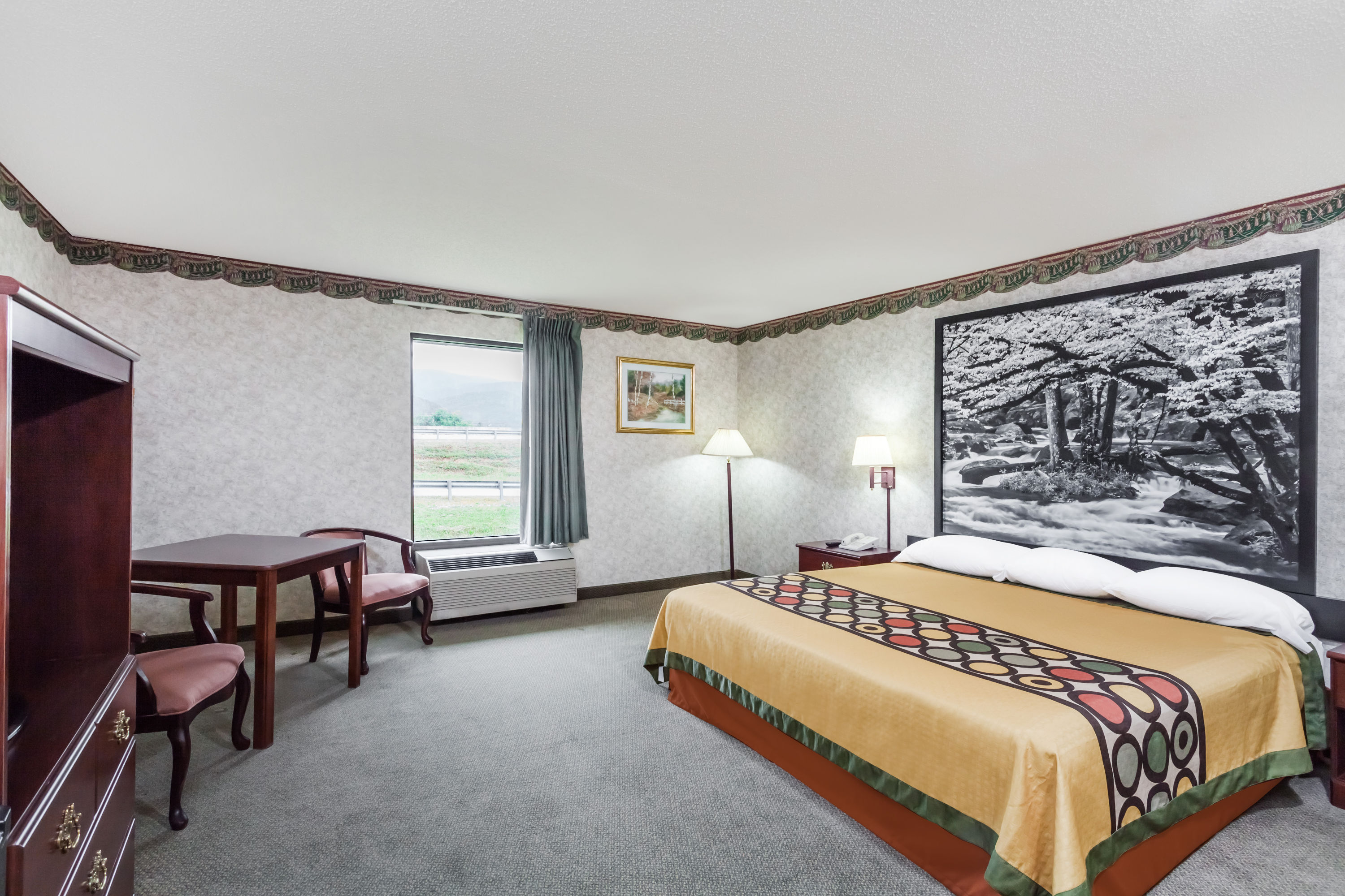 Super 8 by Wyndham Erwin | Erwin, TN Hotels