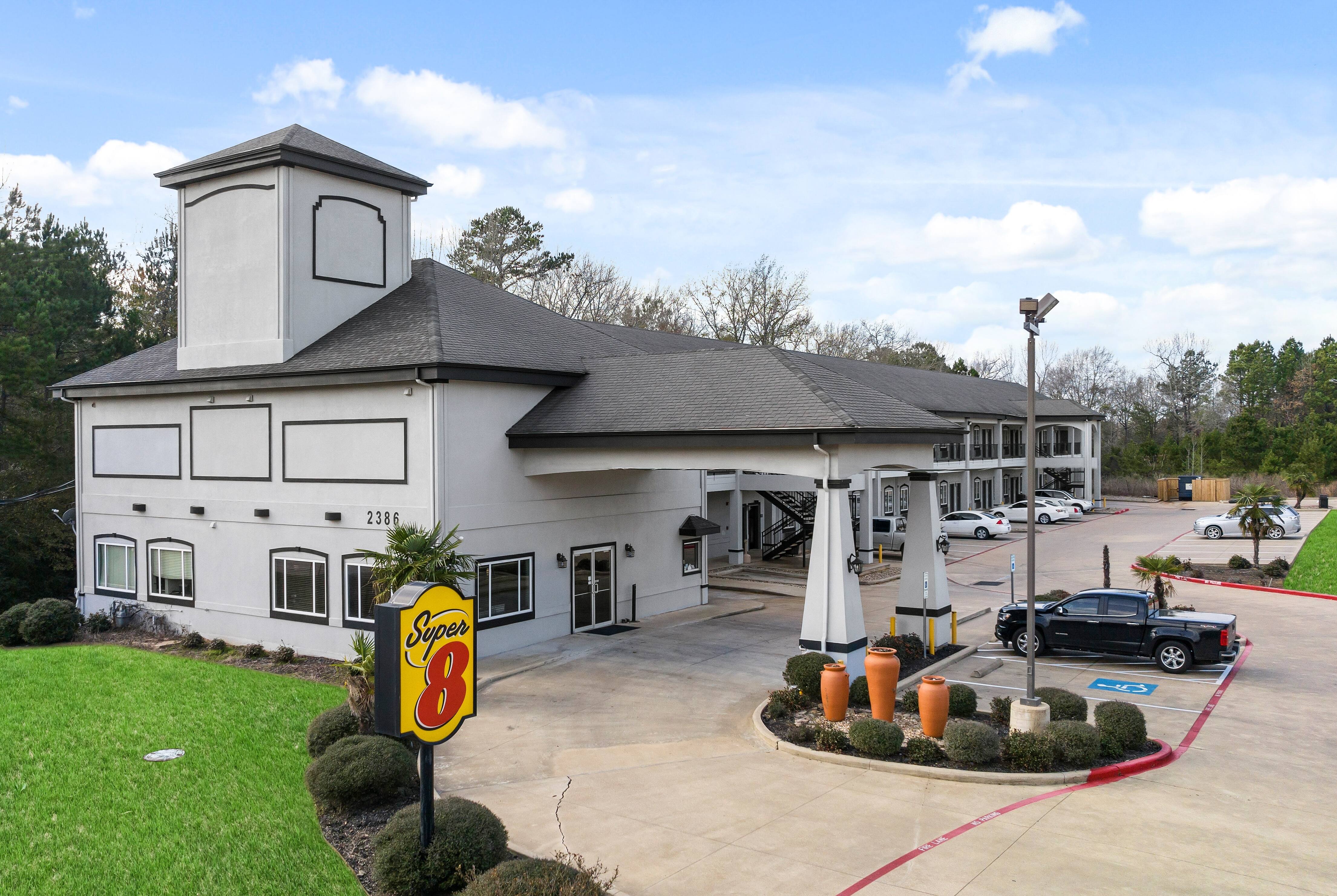 Super 8 by Wyndham Carthage TX | Carthage, TX Hotels