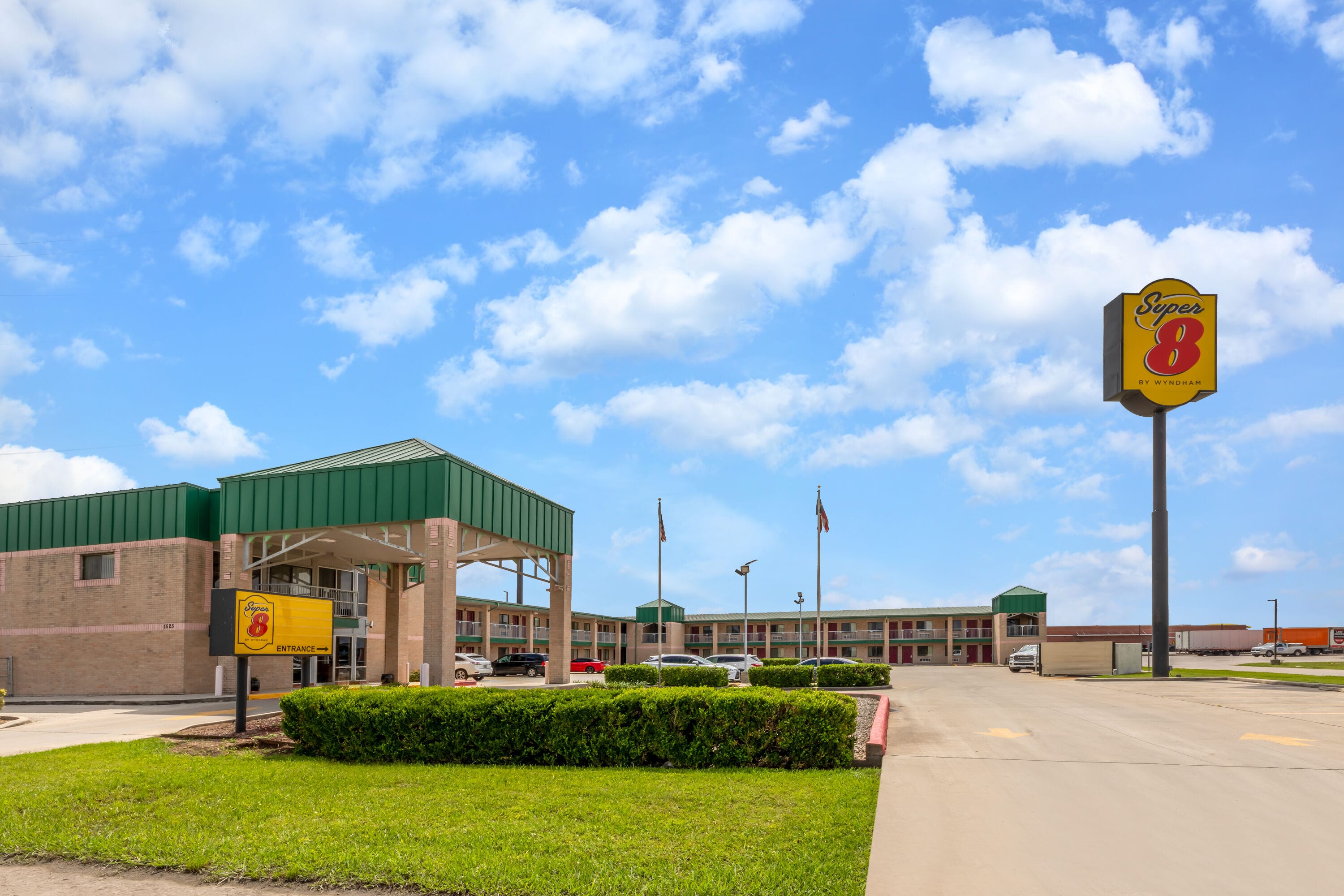 Super 8 by Wyndham Seguin | Seguin, TX Hotels