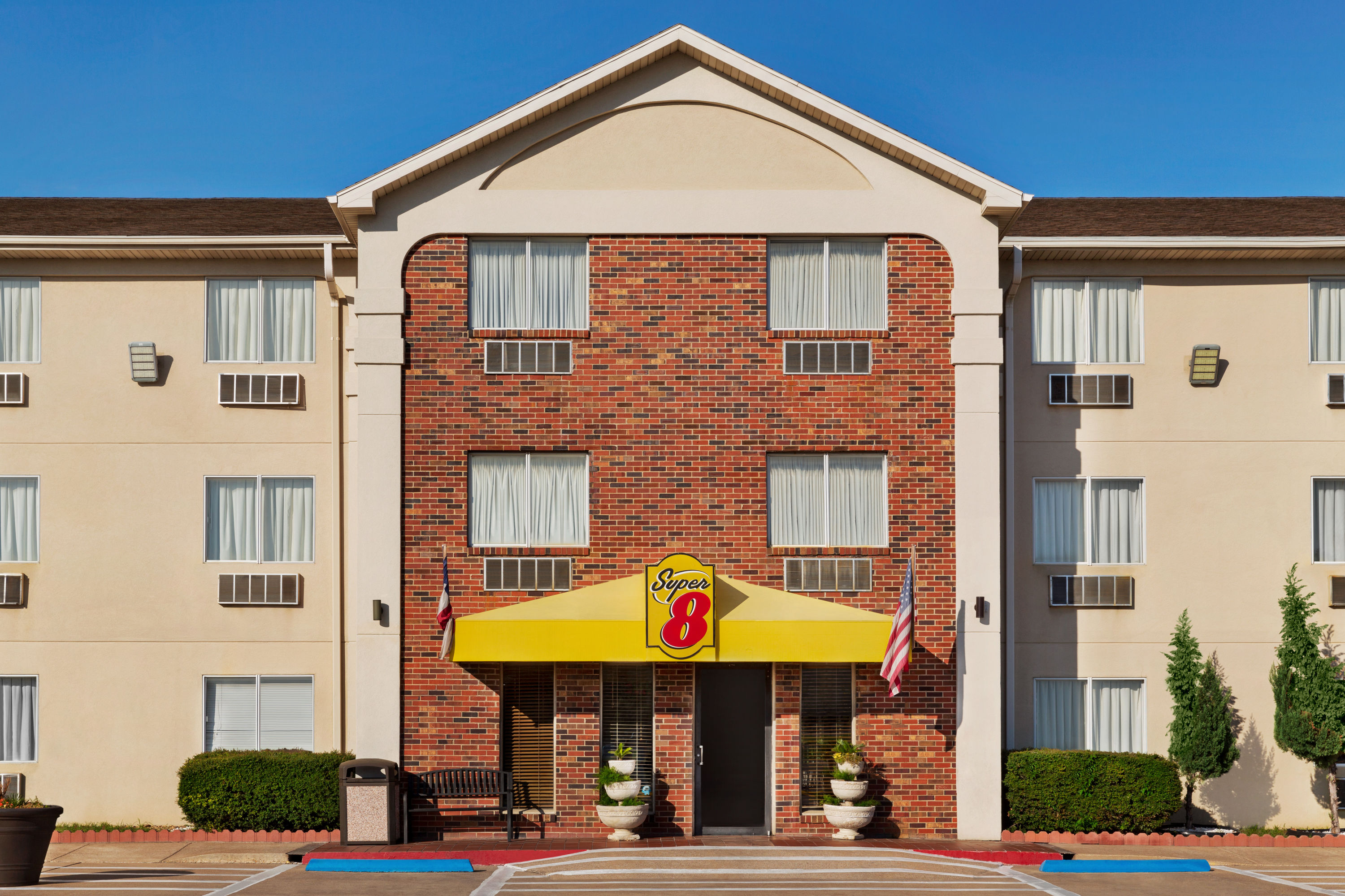 Super 8 by Wyndham Waco University Area | Waco, TX Hotels
