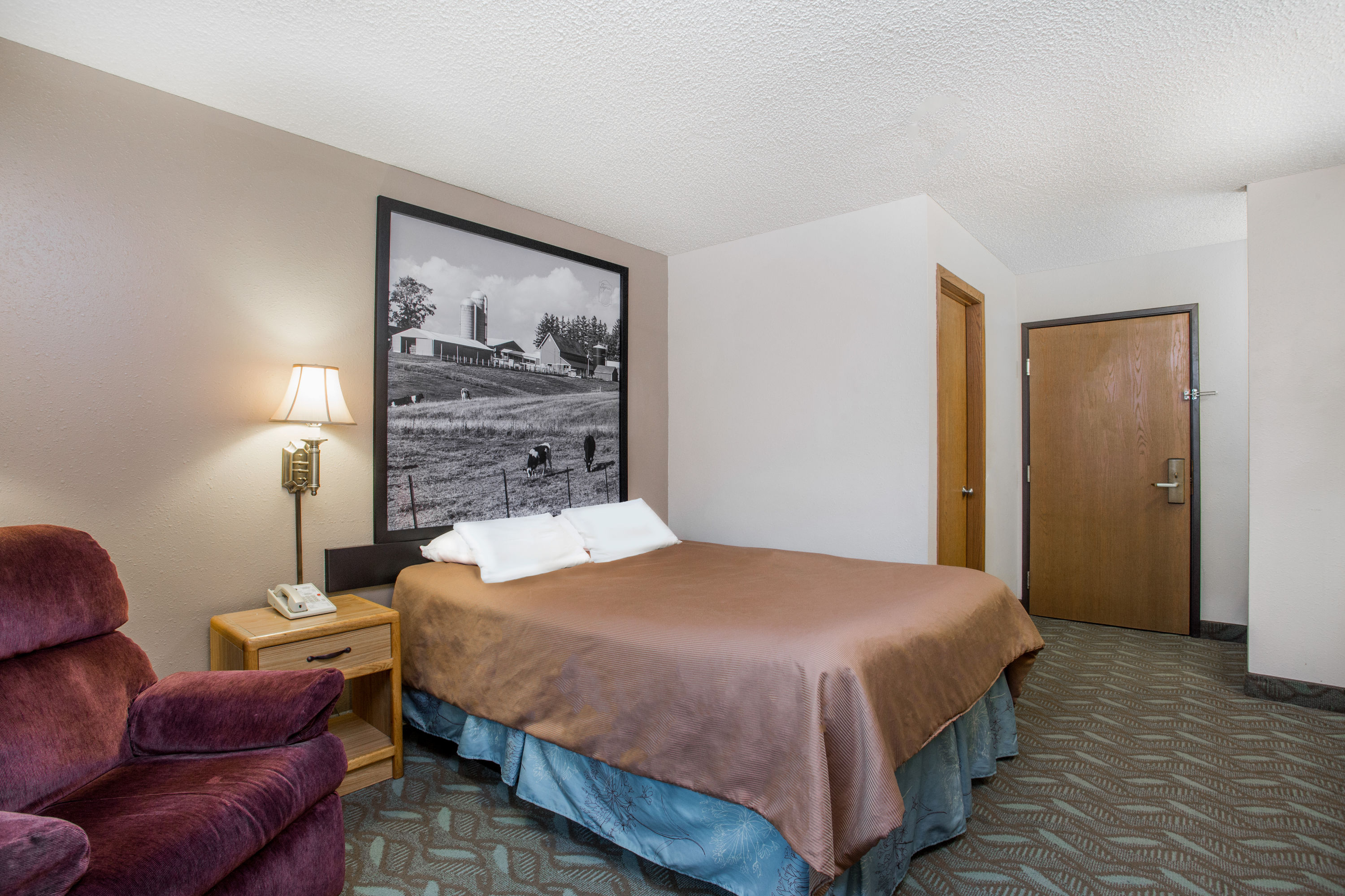 Super 8 by Wyndham Monroe WI | Monroe, WI Hotels