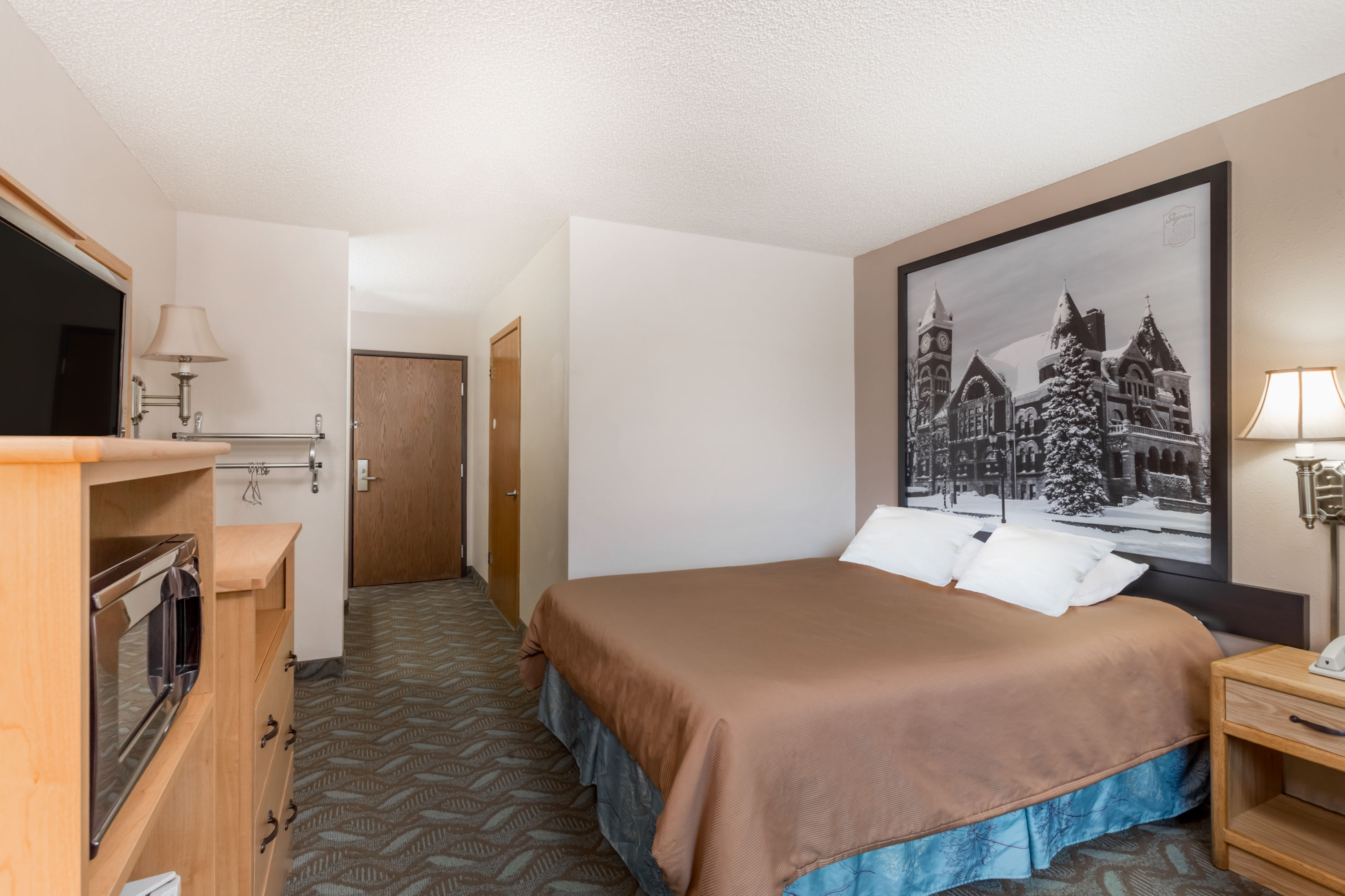 Super 8 by Wyndham Monroe WI | Monroe, WI Hotels