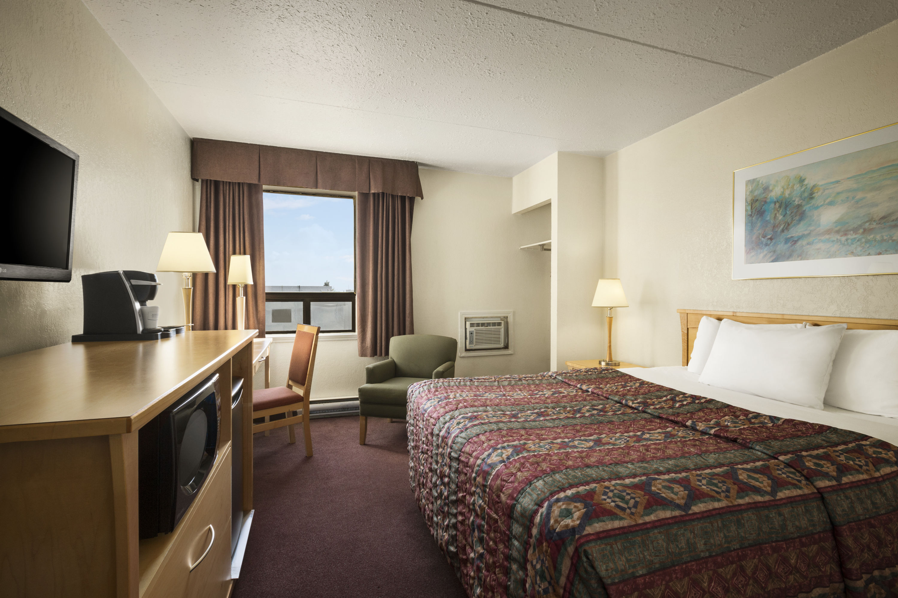 Travelodge by Wyndham Edmonton West | Edmonton, AB Hotels