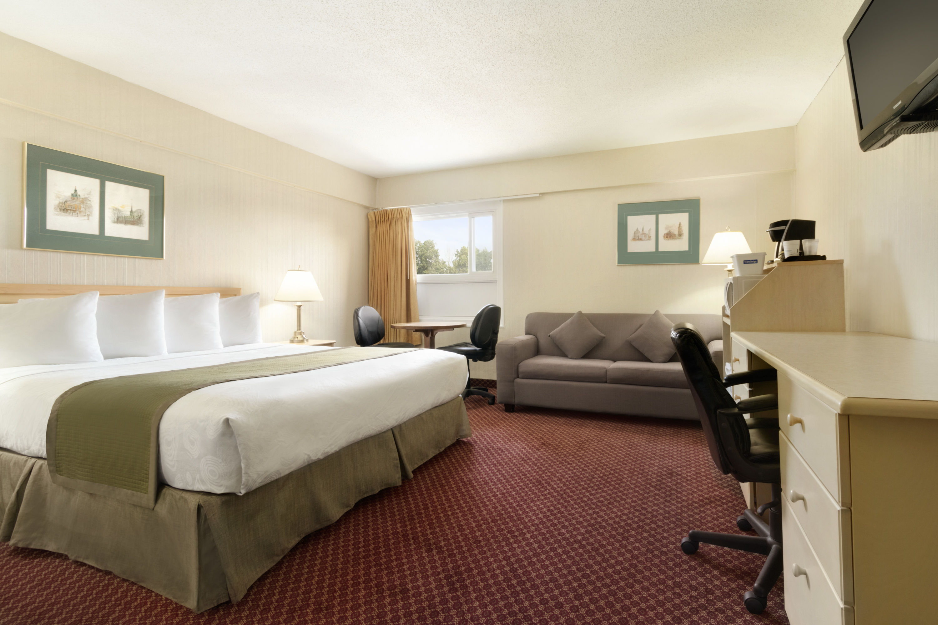 Travelodge by Wyndham Lethbridge | Lethbridge, AB Hotels