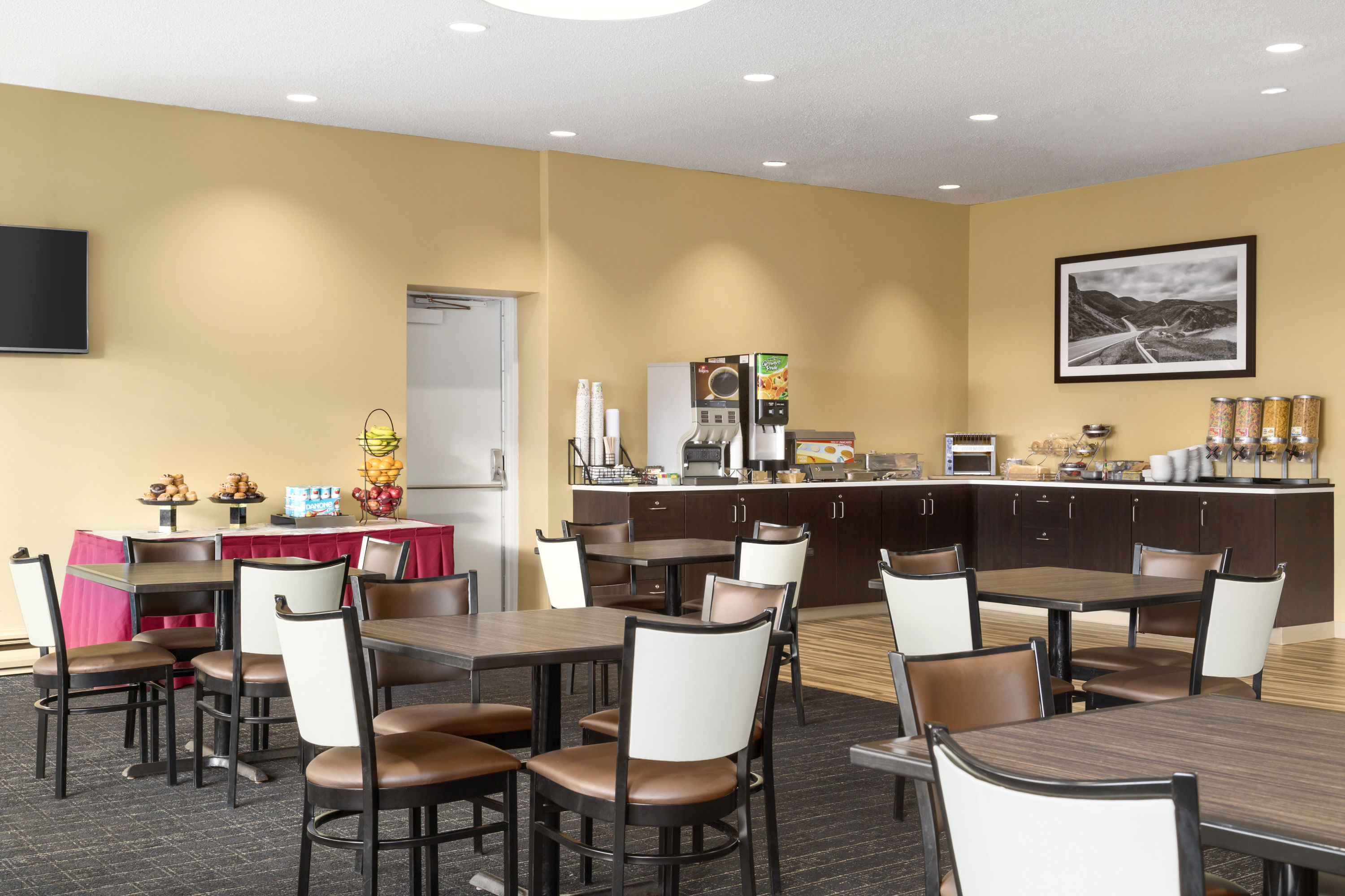 Travelodge by Wyndham Sydney | Sydney, NS Hotels