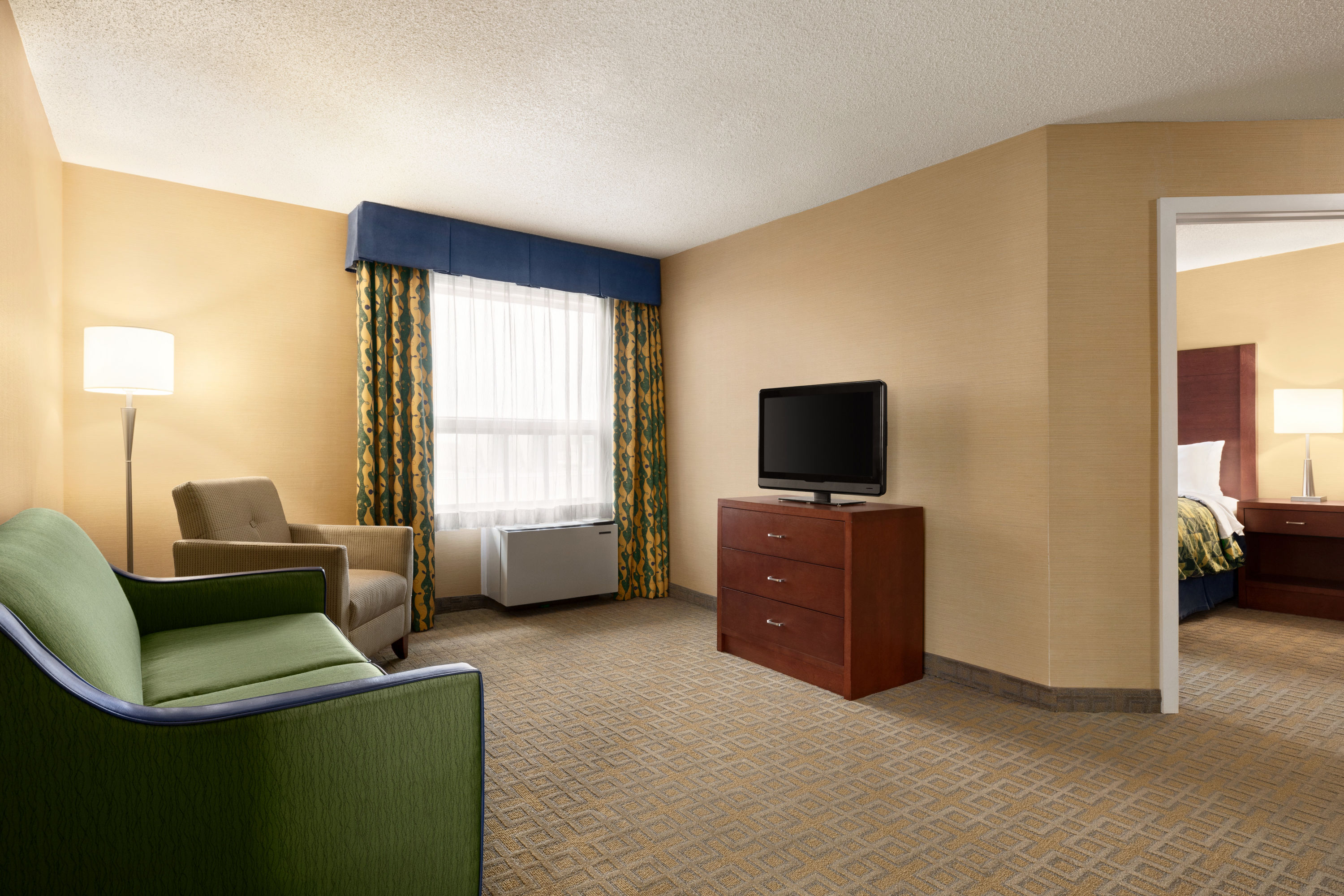 Travelodge by Wyndham Oshawa Whitby | Oshawa, ON Hotels