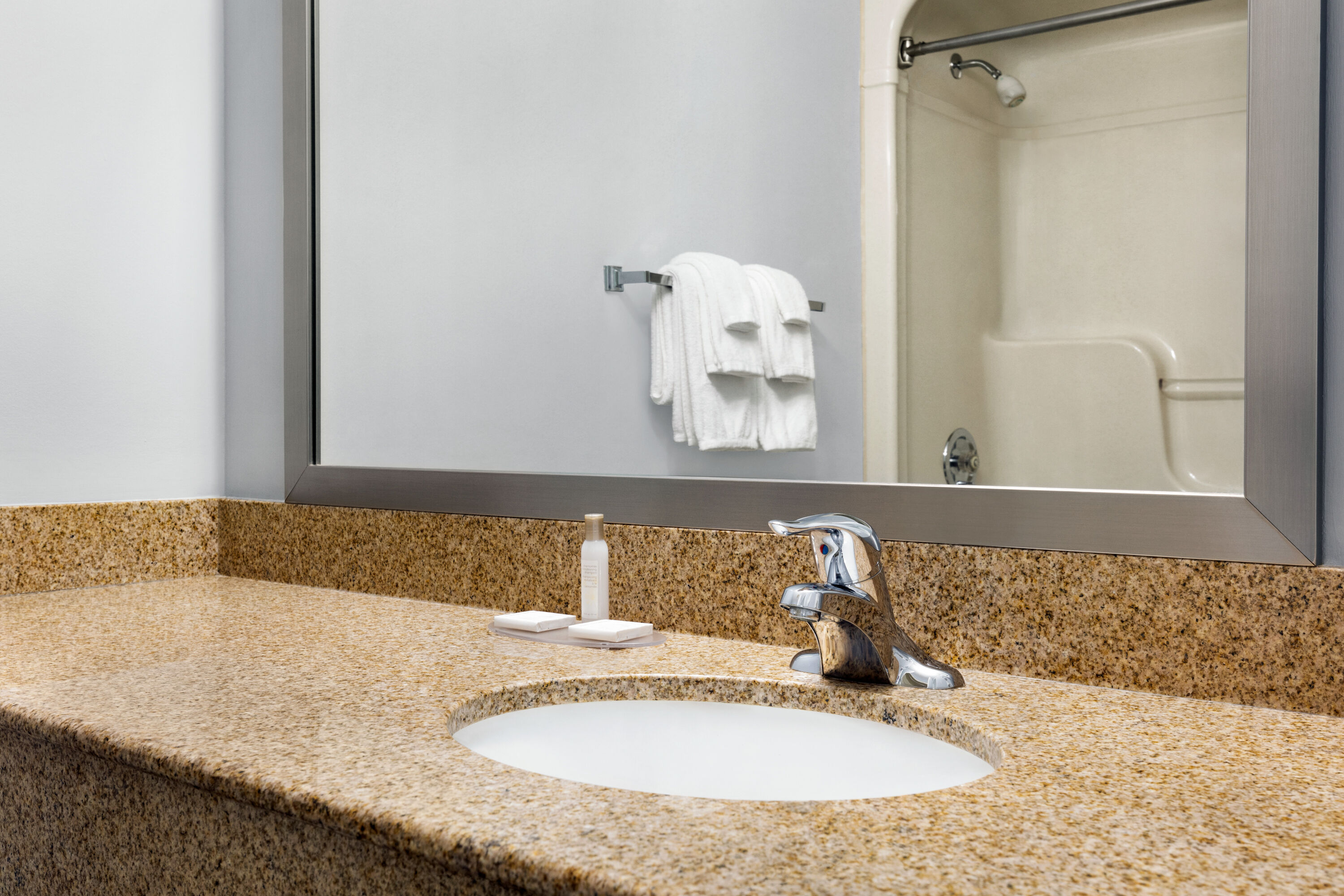 Travelodge by Wyndham Timmins | Timmins, ON Hotels