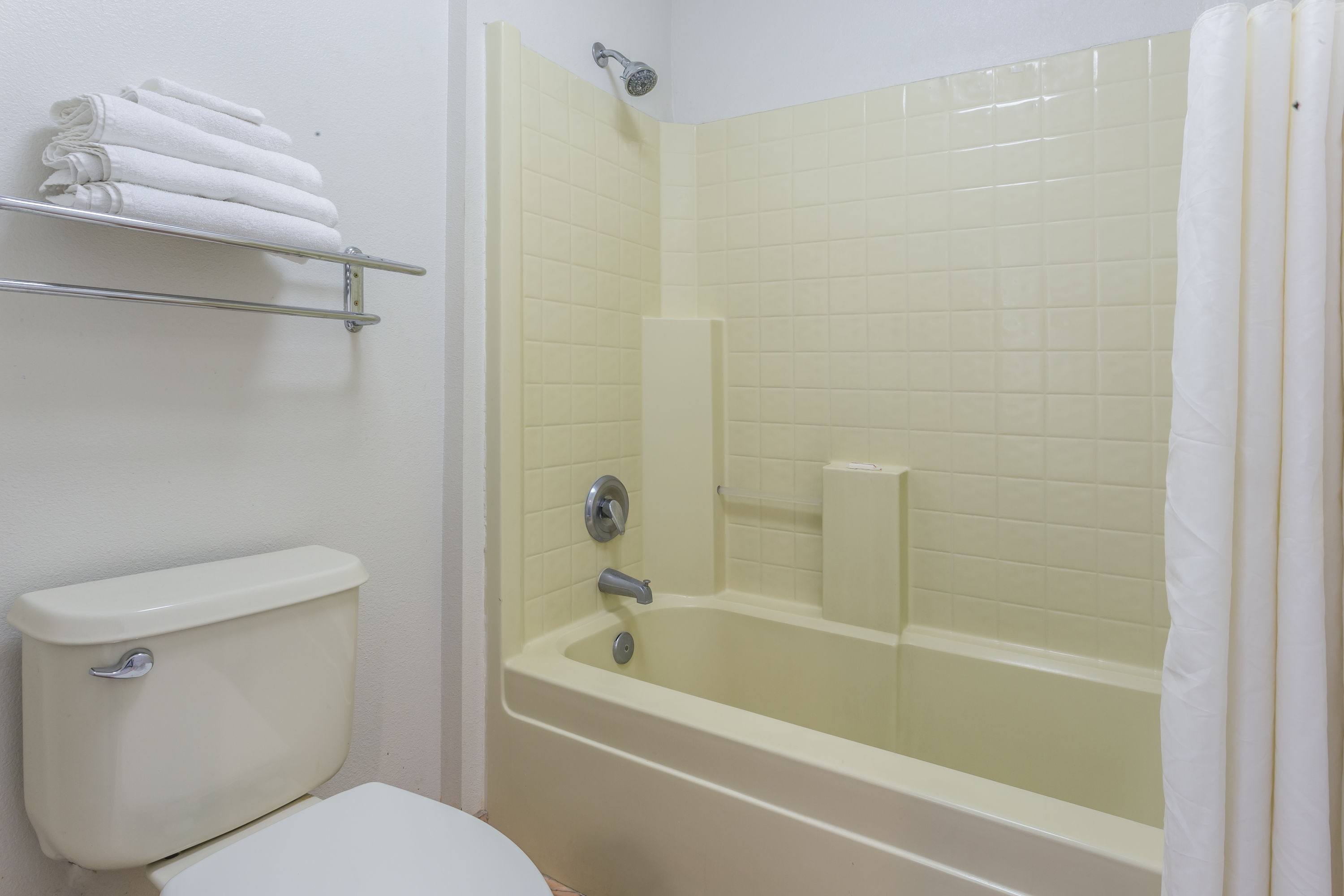 Travelodge by Wyndham Merced Yosemite | Merced, CA Hotels