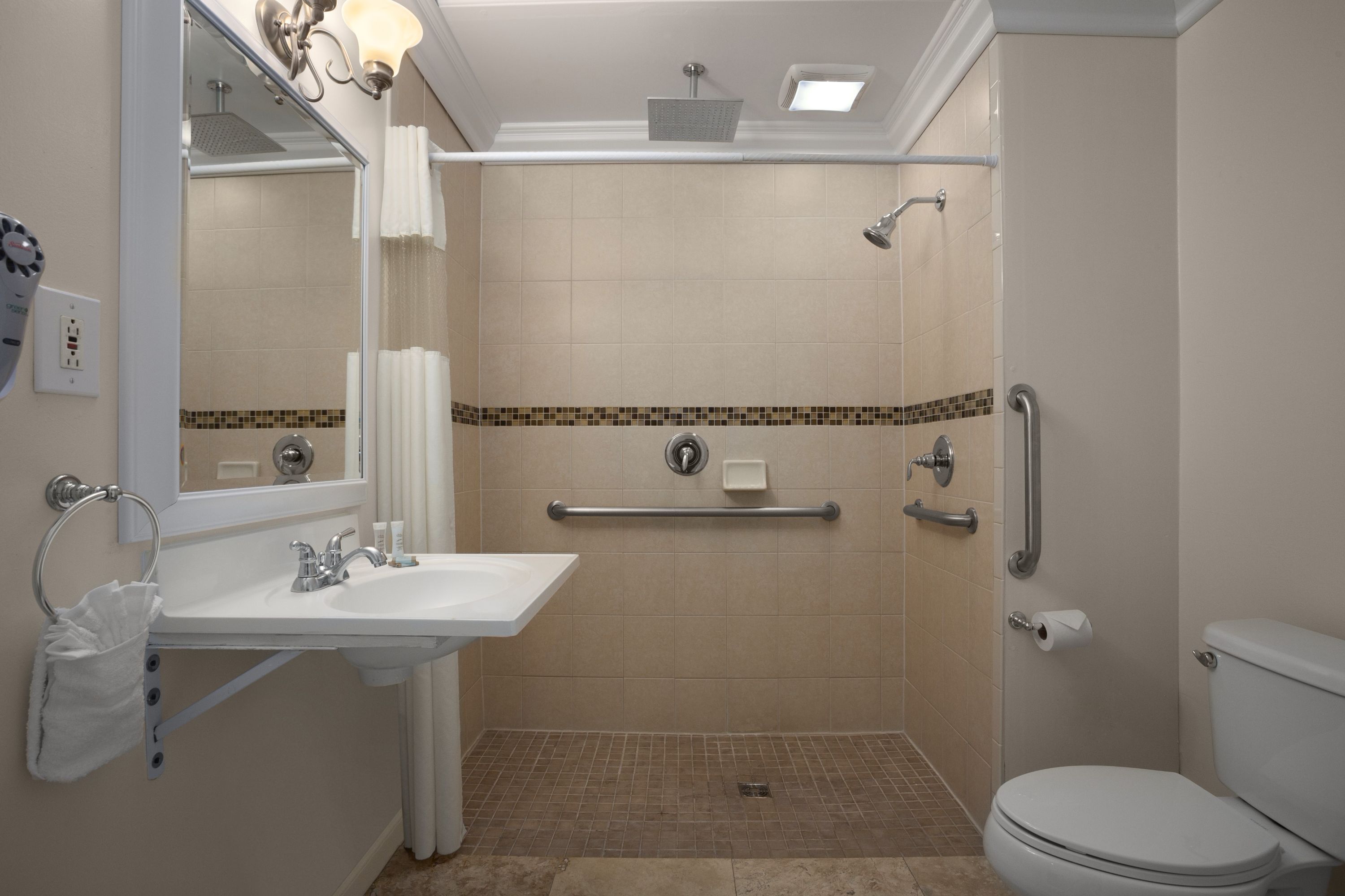 Travelodge by Wyndham Santa Maria | Santa Maria, CA Hotels