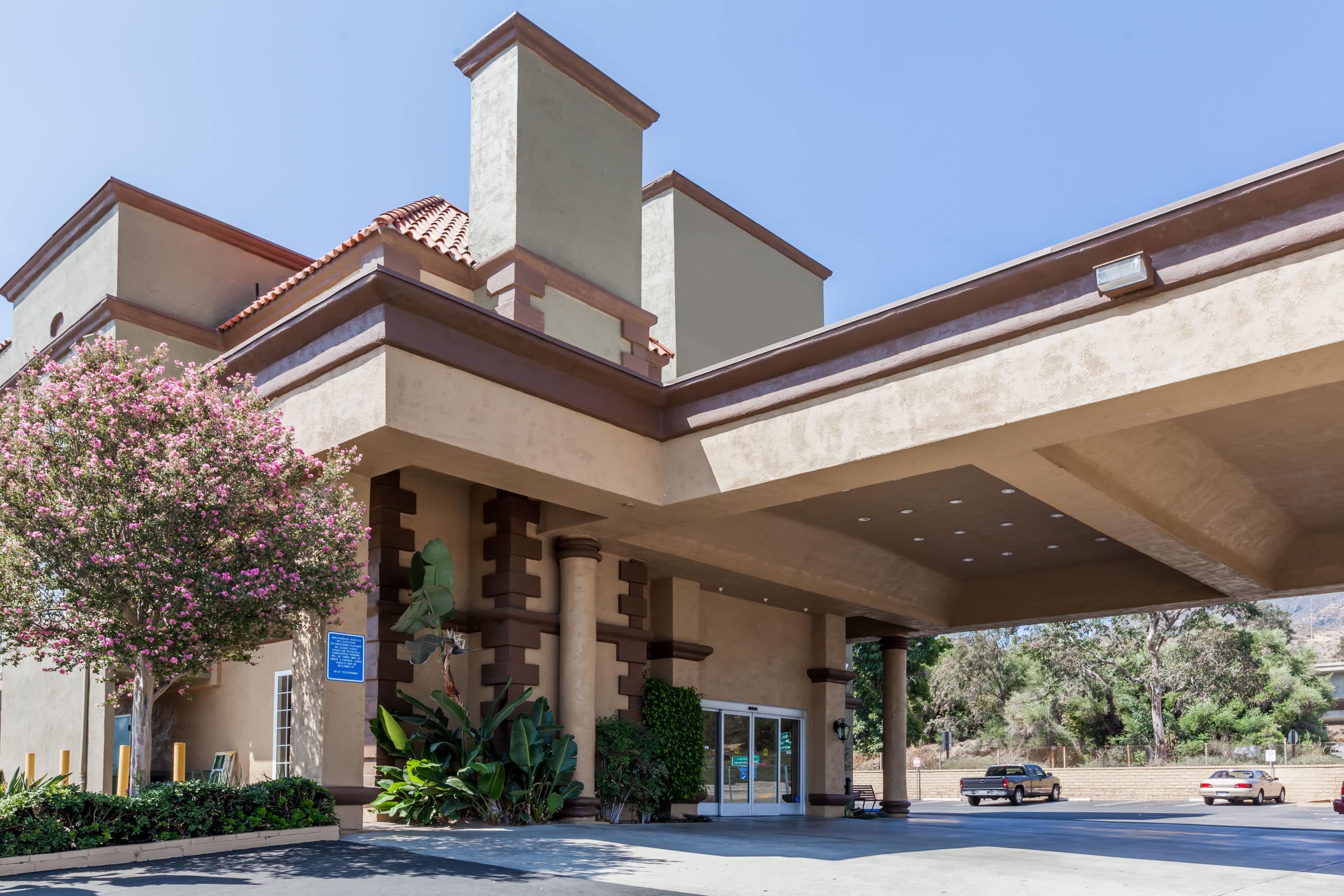 Travelodge by Wyndham Sylmar CA | Sylmar, CA Hotels