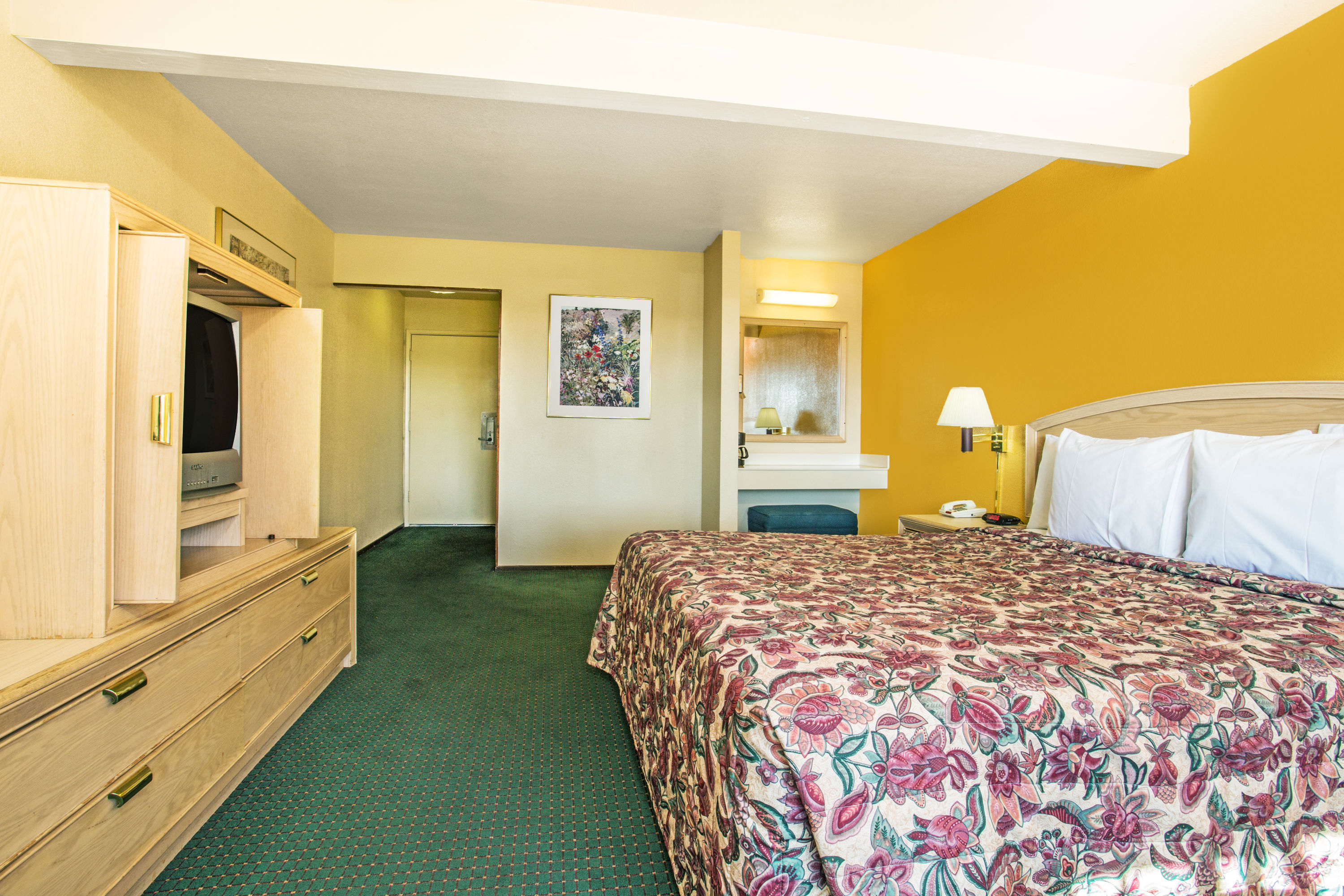 Travelodge by Wyndham Turlock | Turlock, CA Hotels
