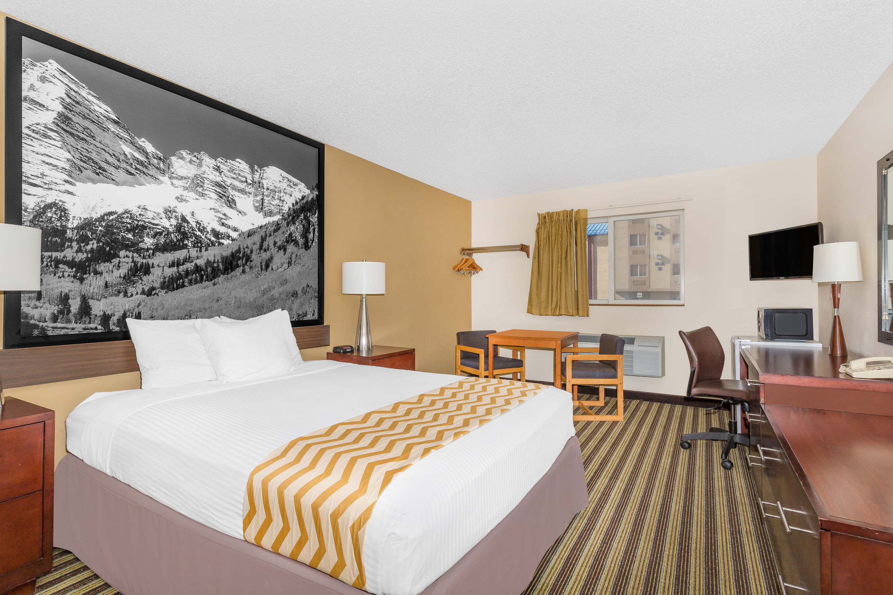 Travelodge by Wyndham Loveland/Fort Collins Area | Loveland, CO Hotels