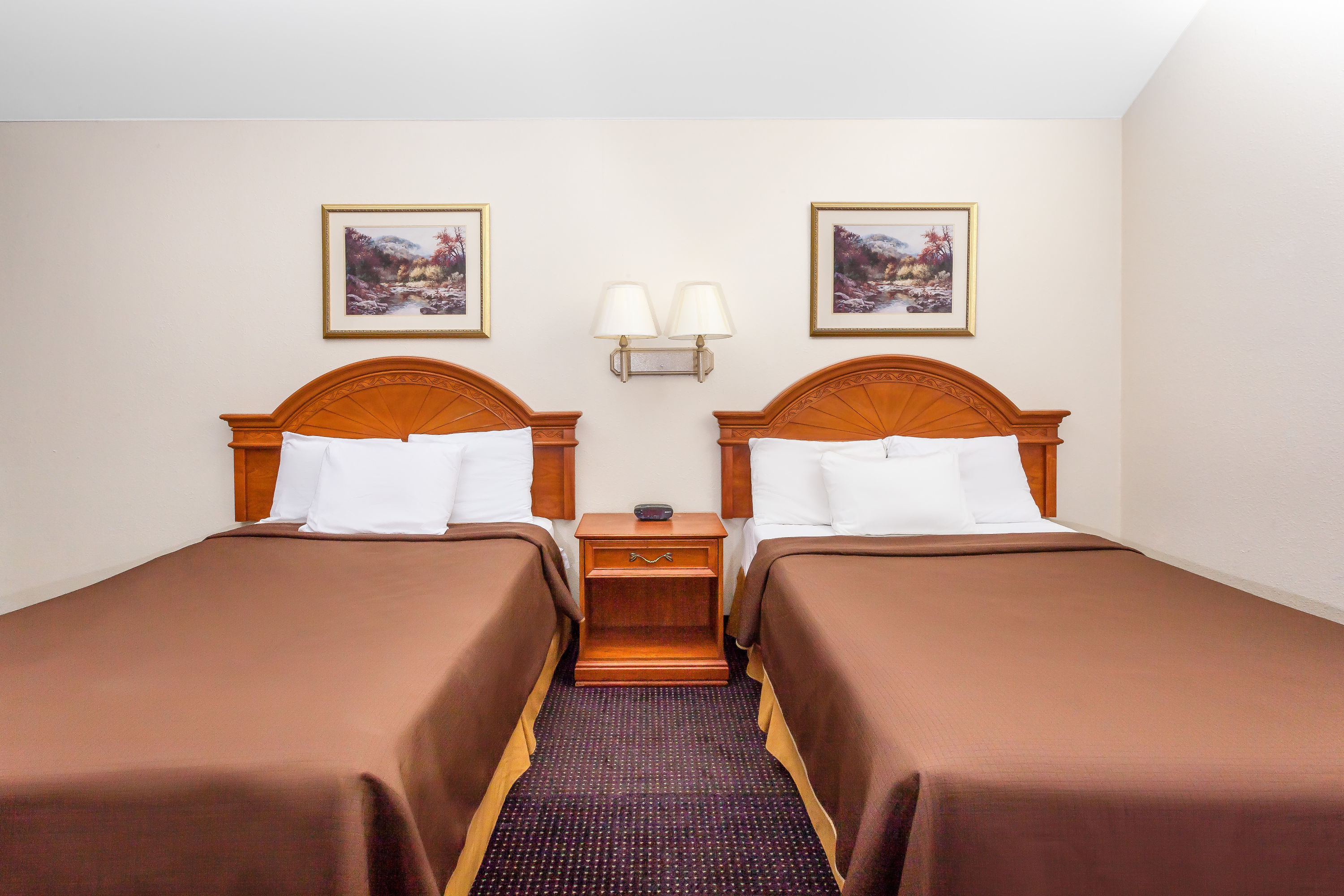 Travelodge by Wyndham Jackson | Jackson, MI Hotels