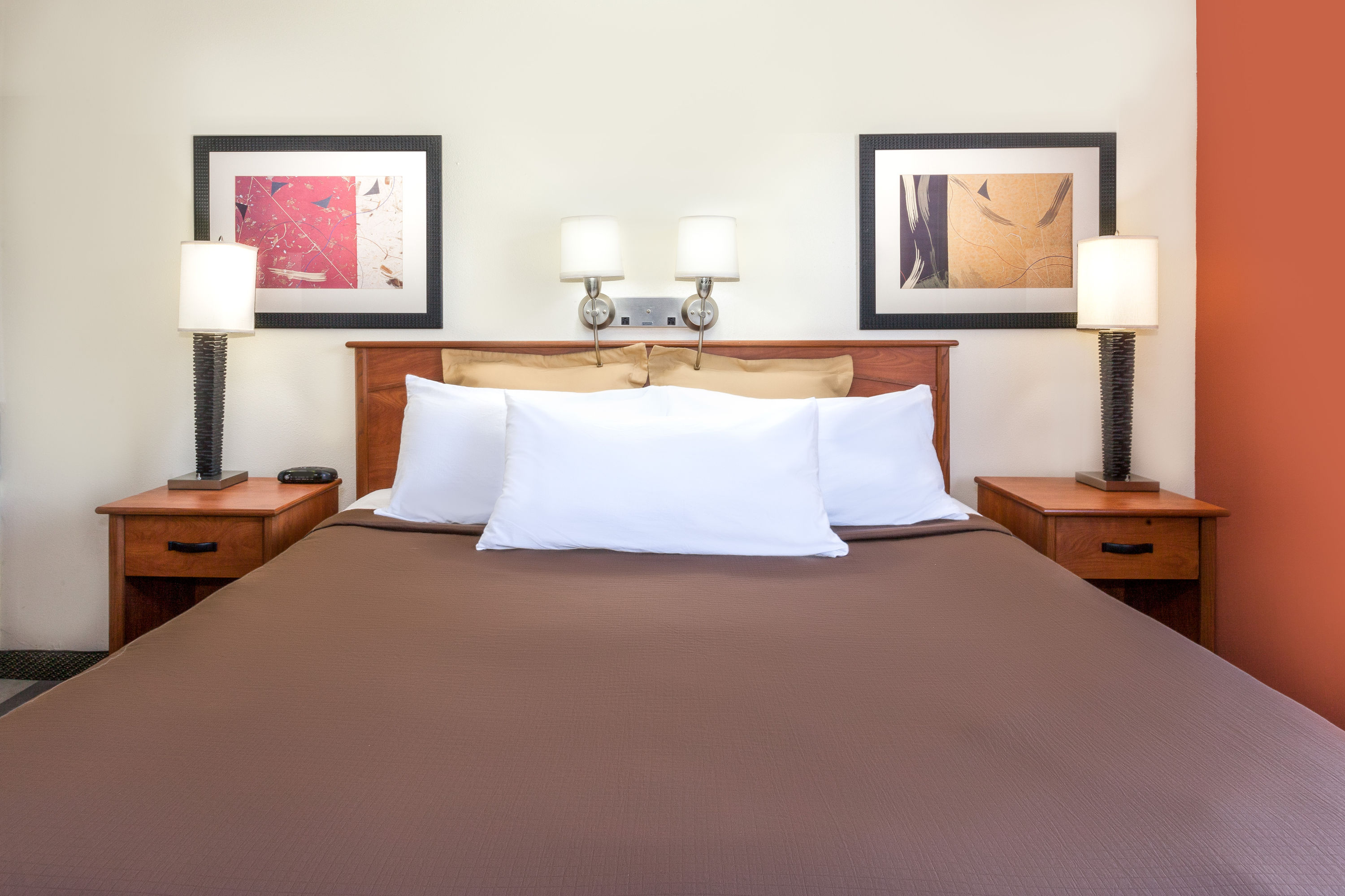 Travelodge by Wyndham Jackson | Jackson, MI Hotels