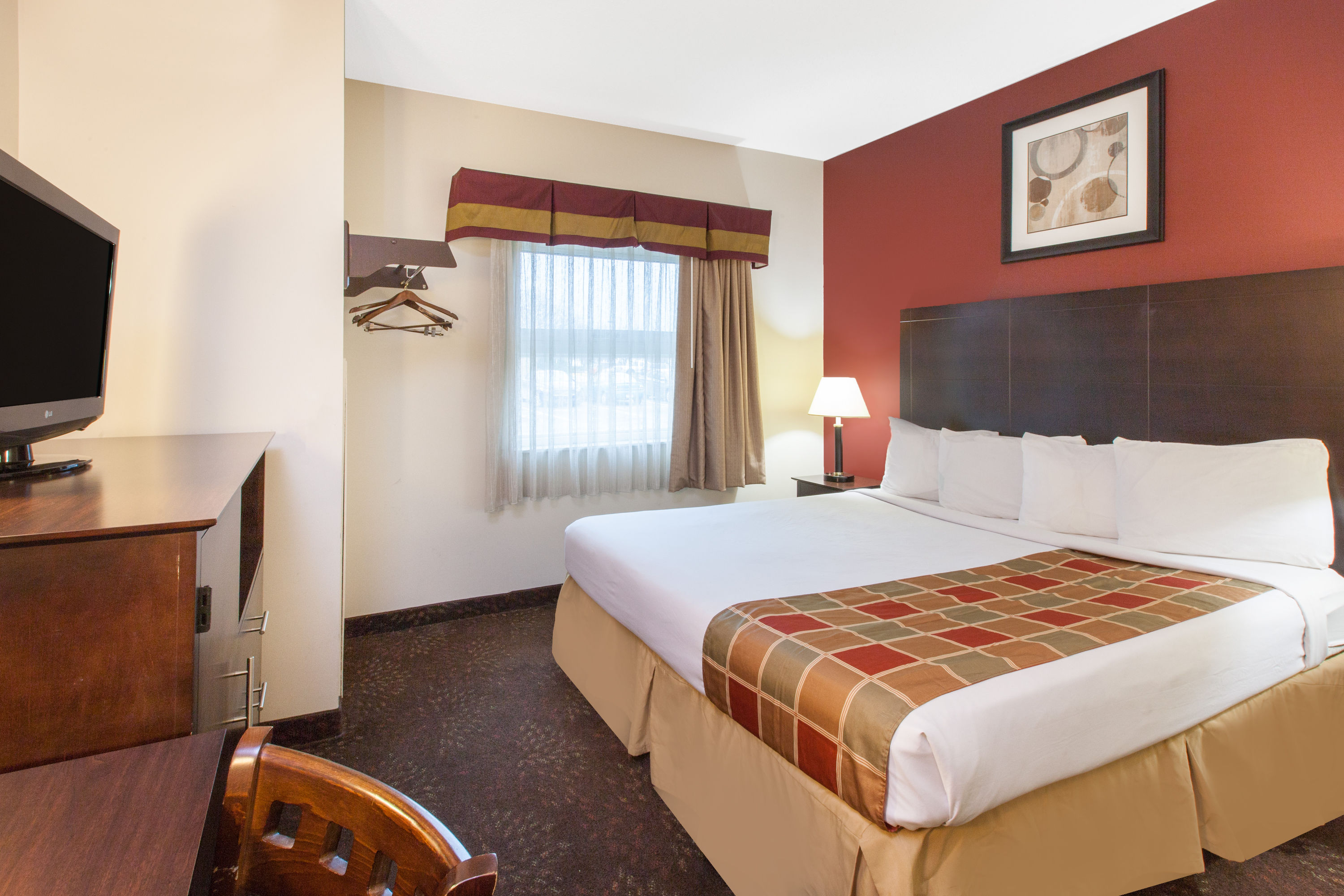 Travelodge by Wyndham Romulus Detroit Airport | Romulus, MI Hotels