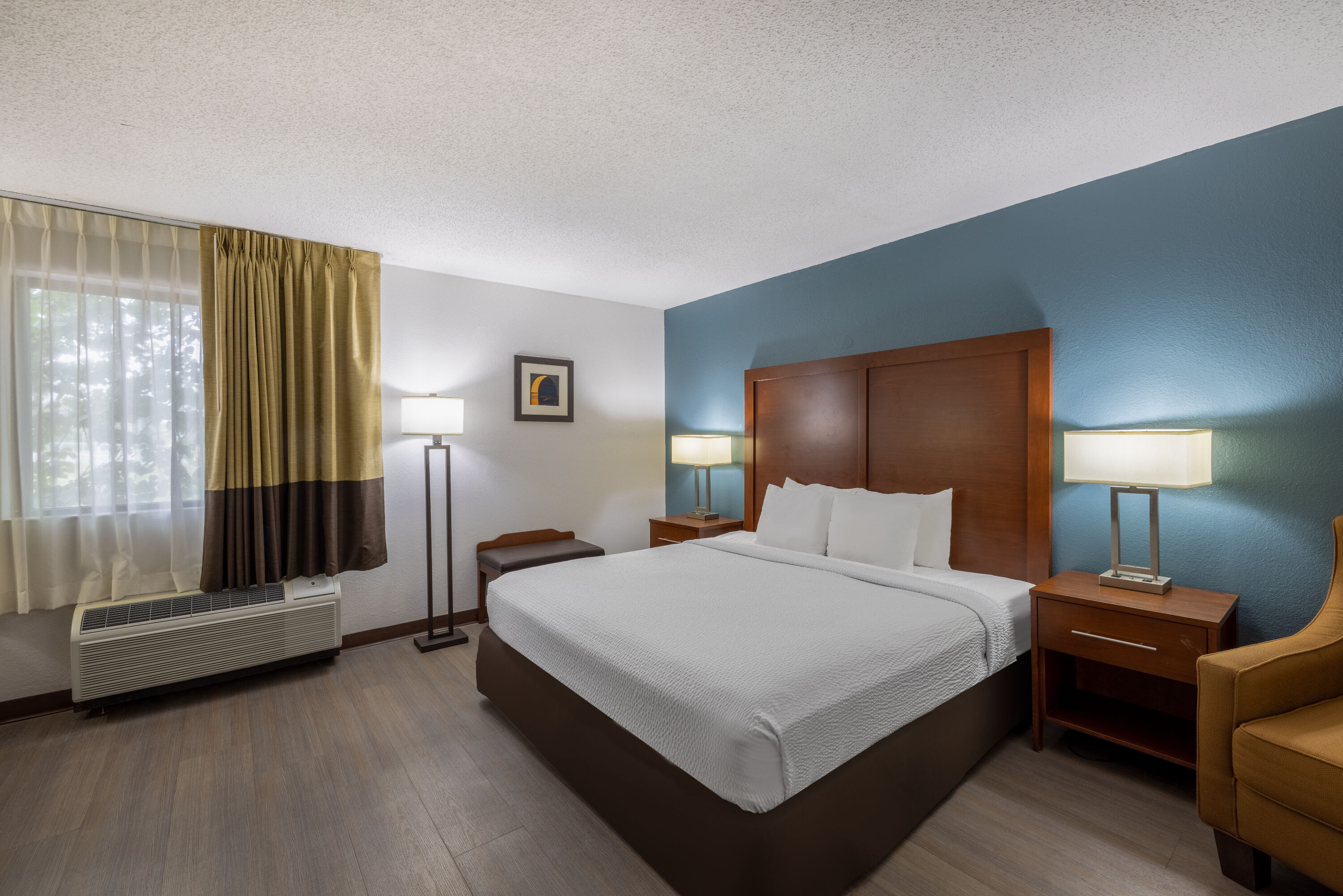 Travelodge by Wyndham Brooklyn Center | Brooklyn Center, MN Hotels