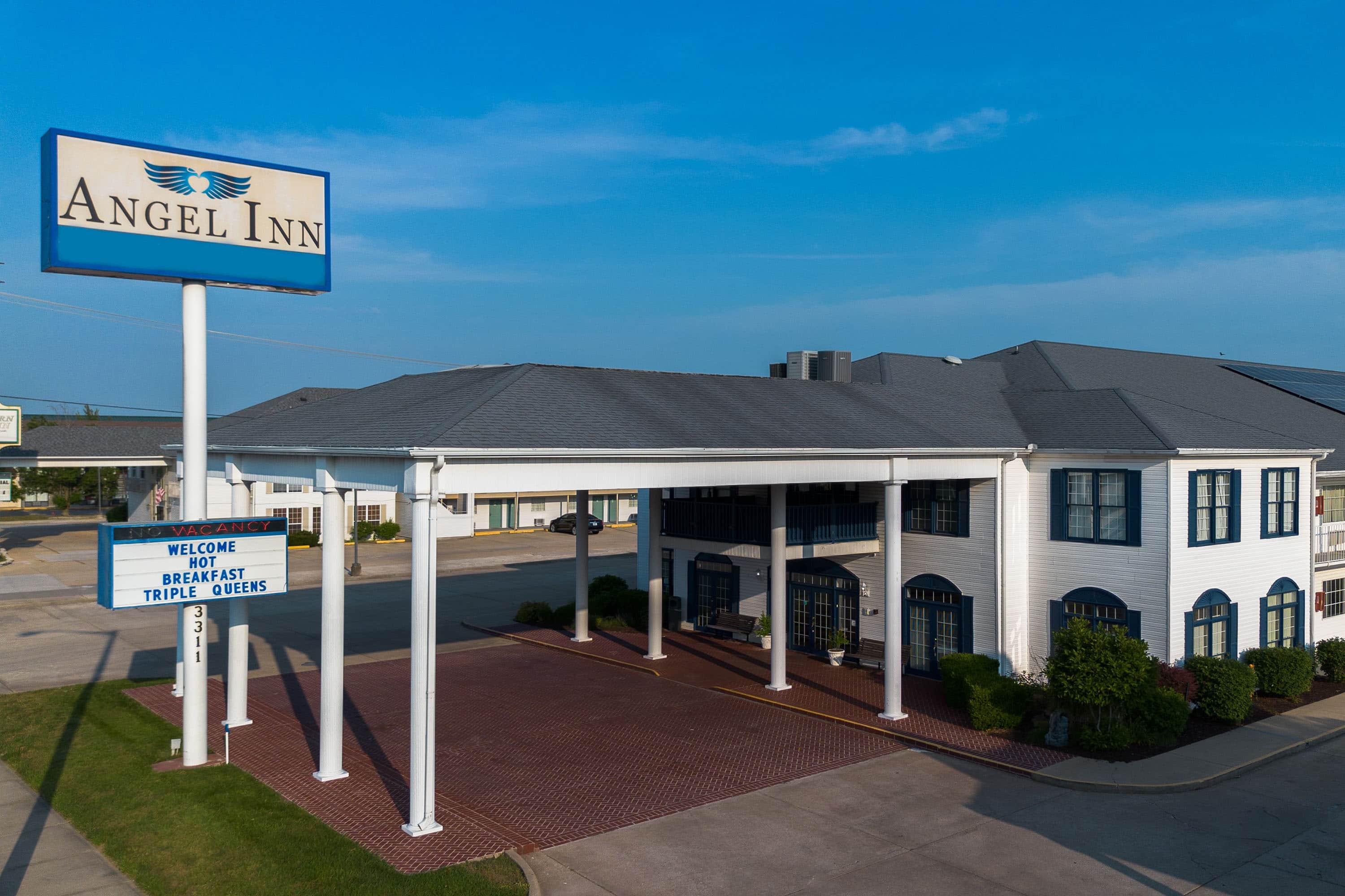 Angel Inn Near IMAX, a Travelodge by Wyndham | Branson, MO Hotels