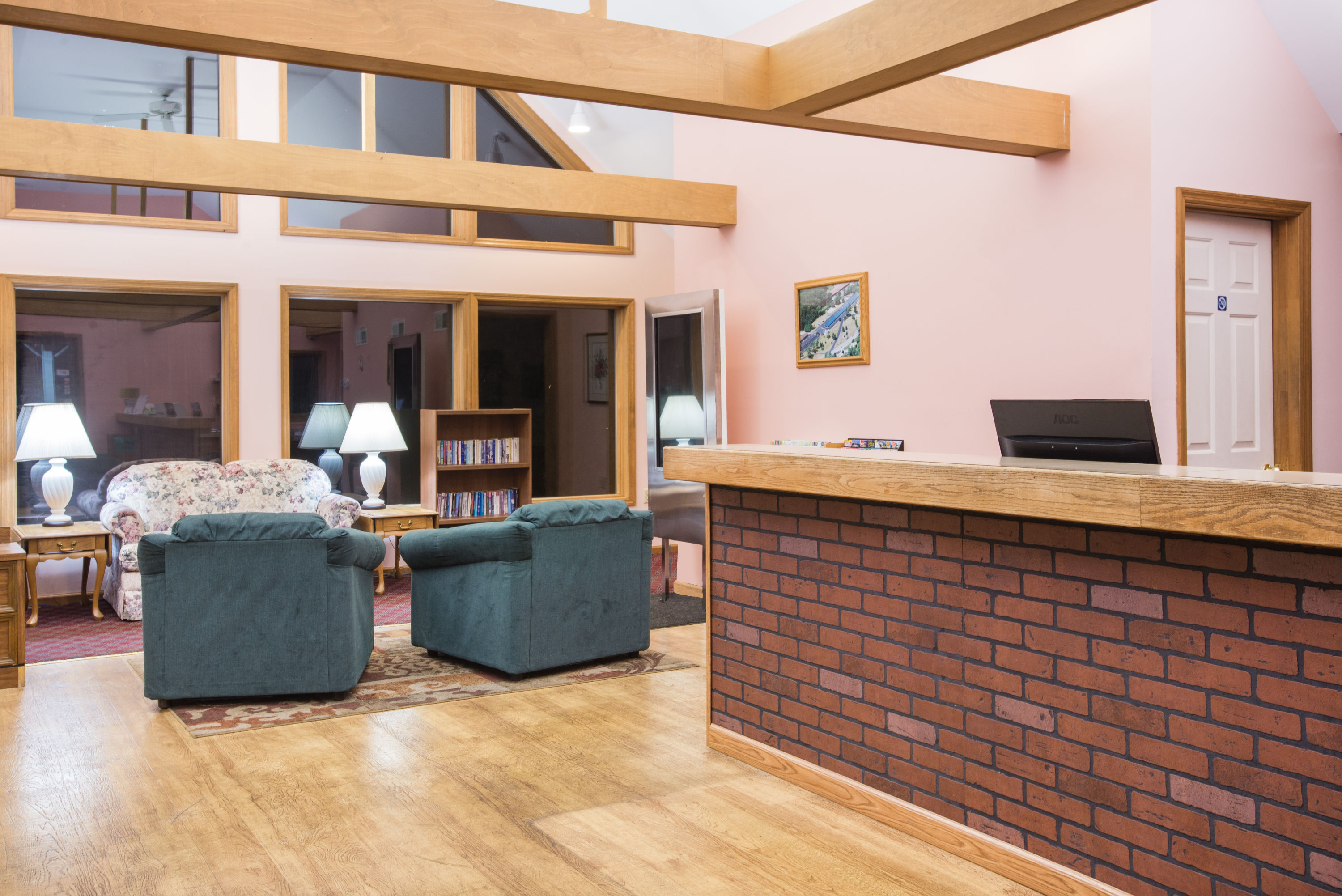 Travelodge by Wyndham Lake George NY | Lake George Hotels, NY 12845