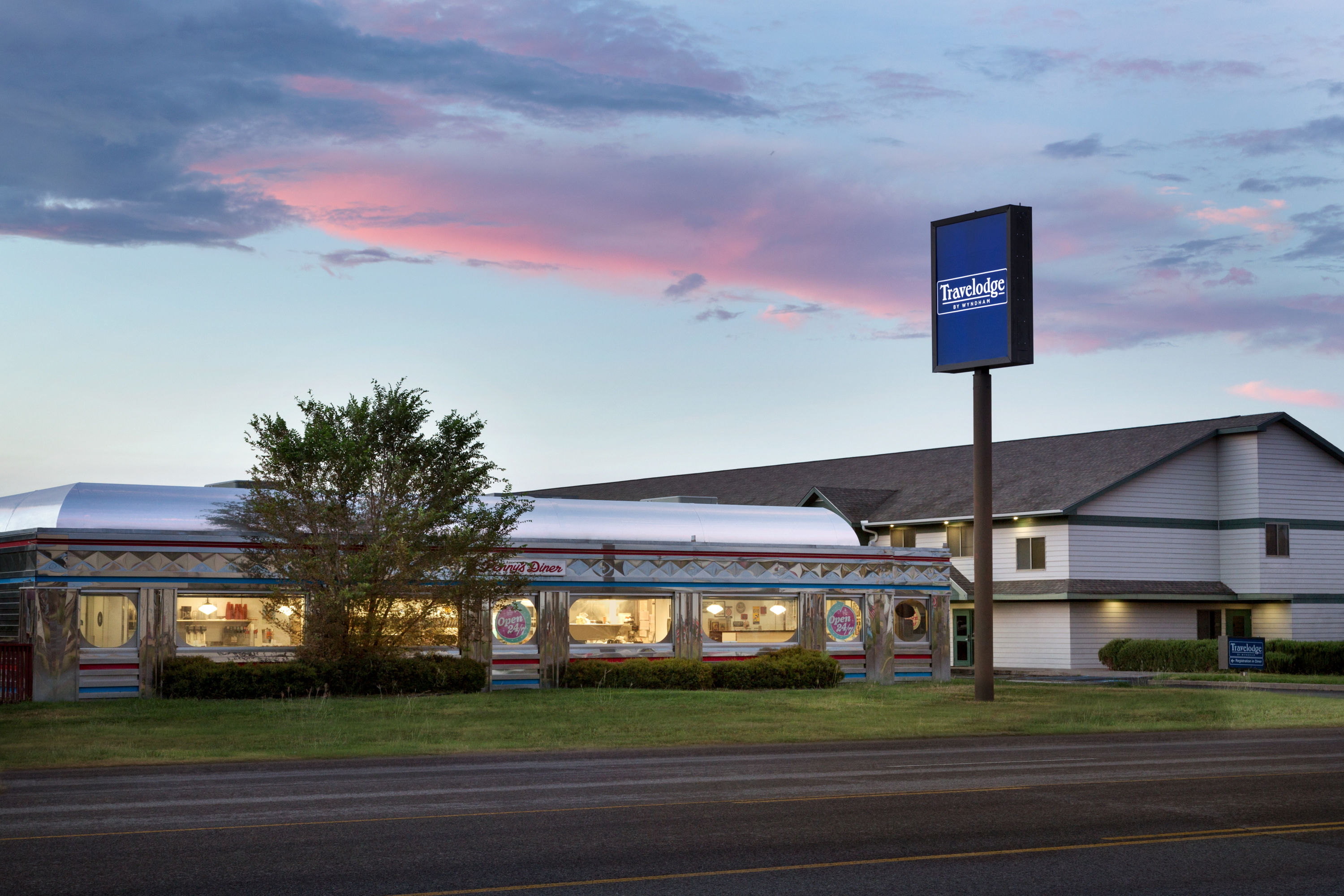 Travelodge by Wyndham Alpine | Alpine, TX Hotels