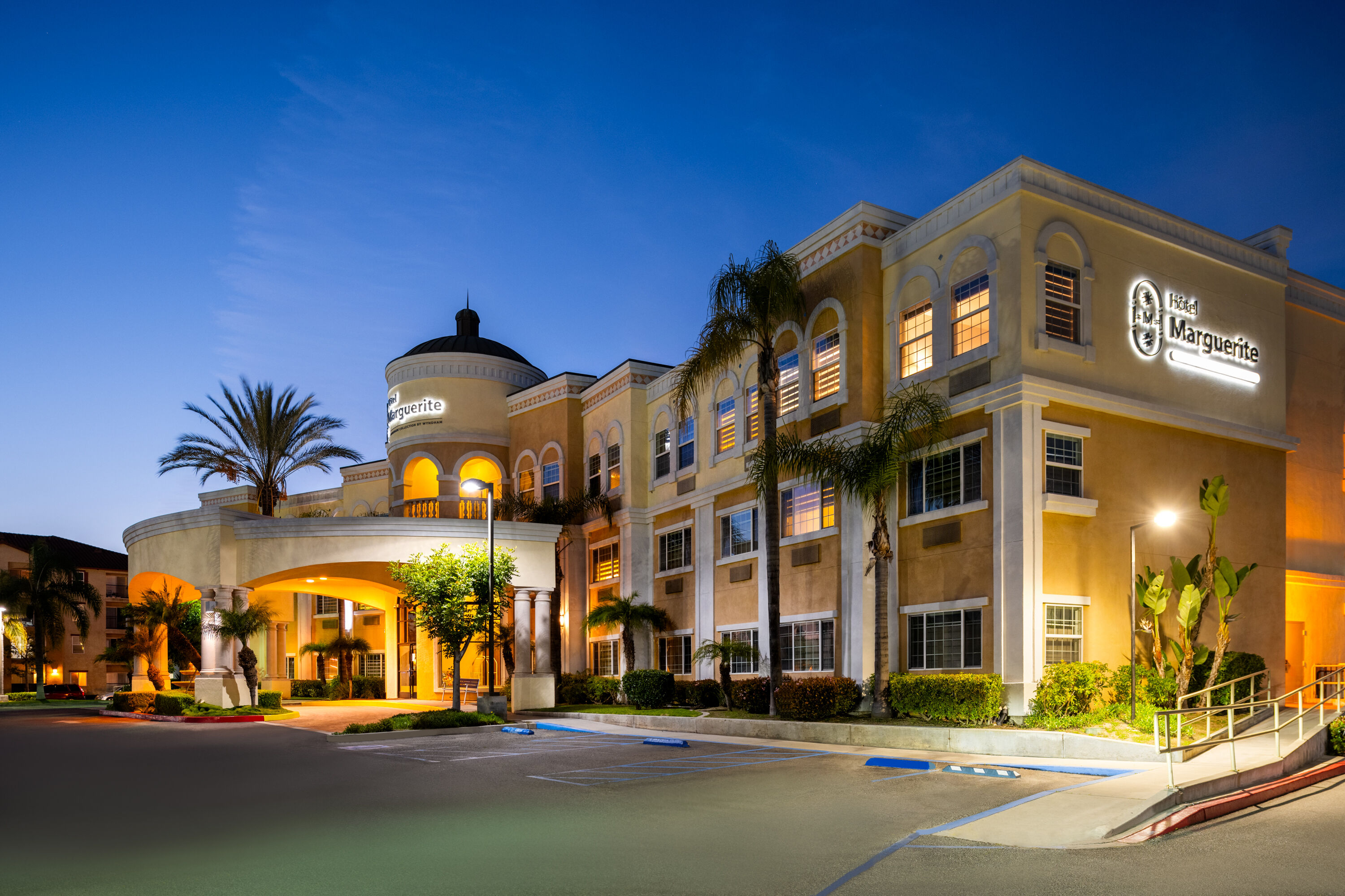 Hotel Marguerite Anaheim/Garden Grove, Trademark Collection | Garden ...