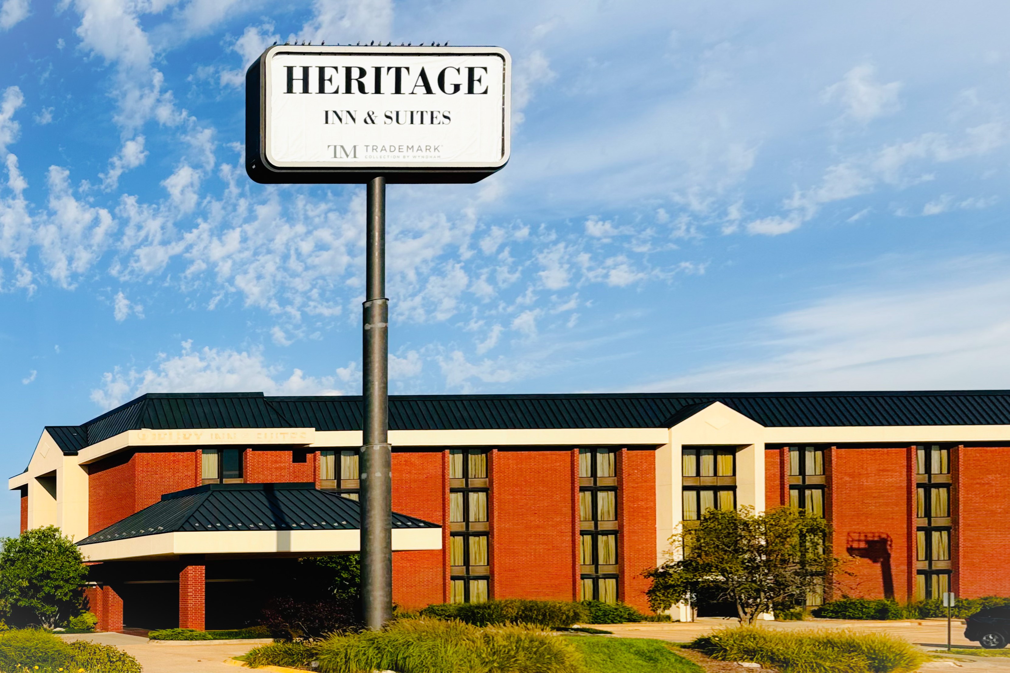 Heritage Inn & Suites St. Louis/Fenton, Trademark by Wyndham | Fenton ...