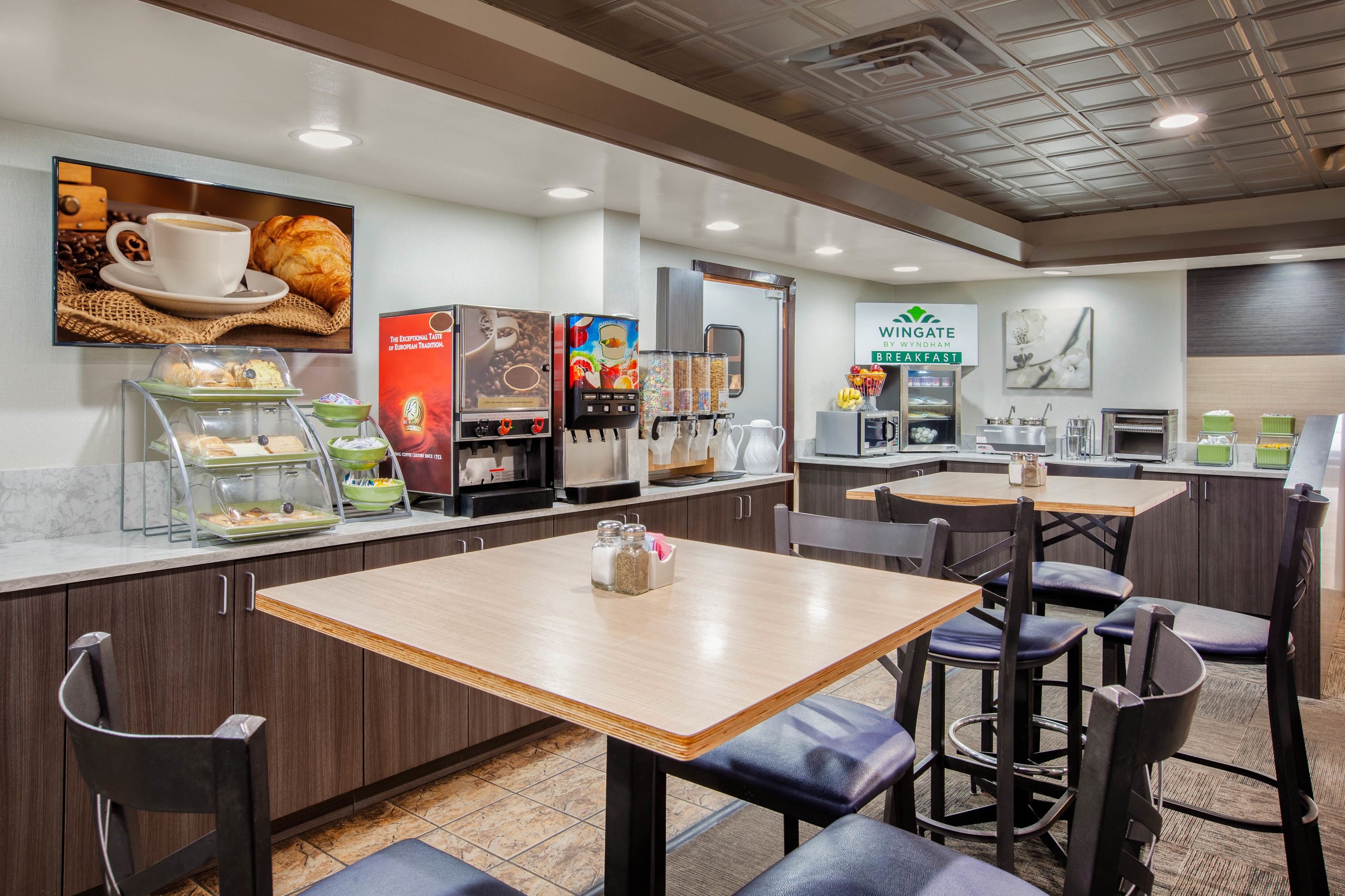Wingate by Wyndham Detroit Metro Airport | Romulus, MI Hotels