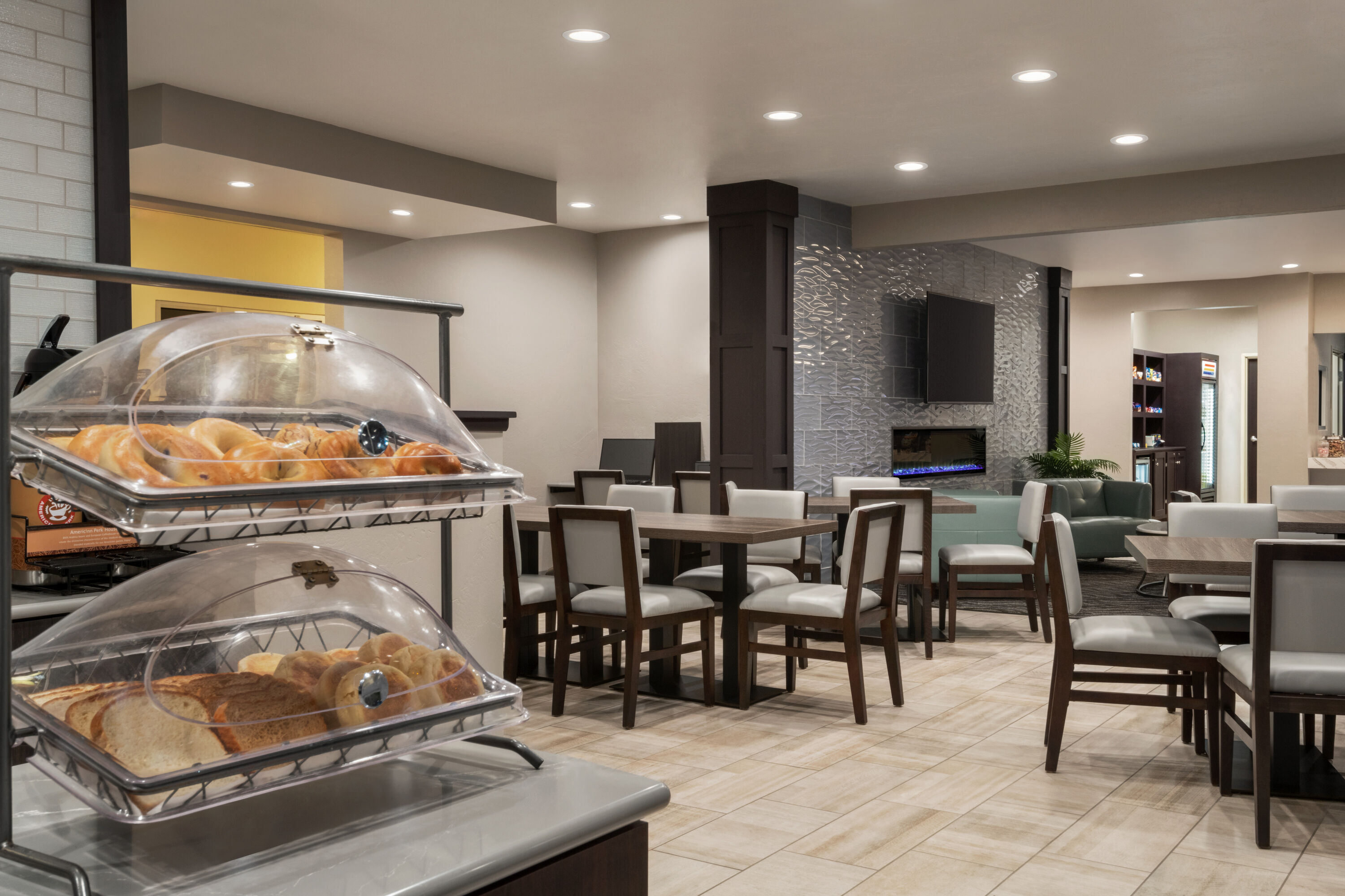 Wingate by Wyndham Appleton | Appleton, WI Hotels